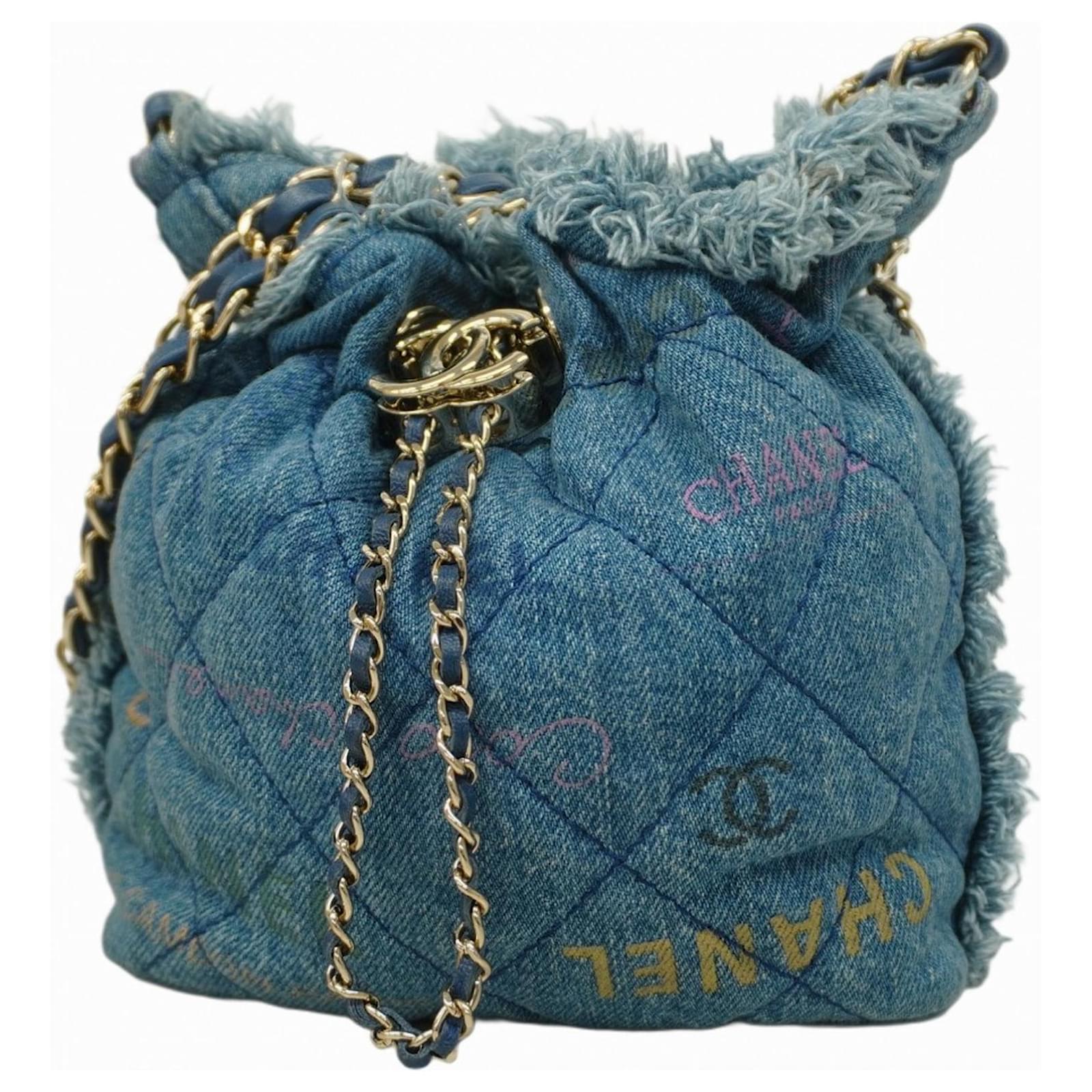 Chanel Denim Shoulder Bag Blue ref.1963271 - Joli Closet