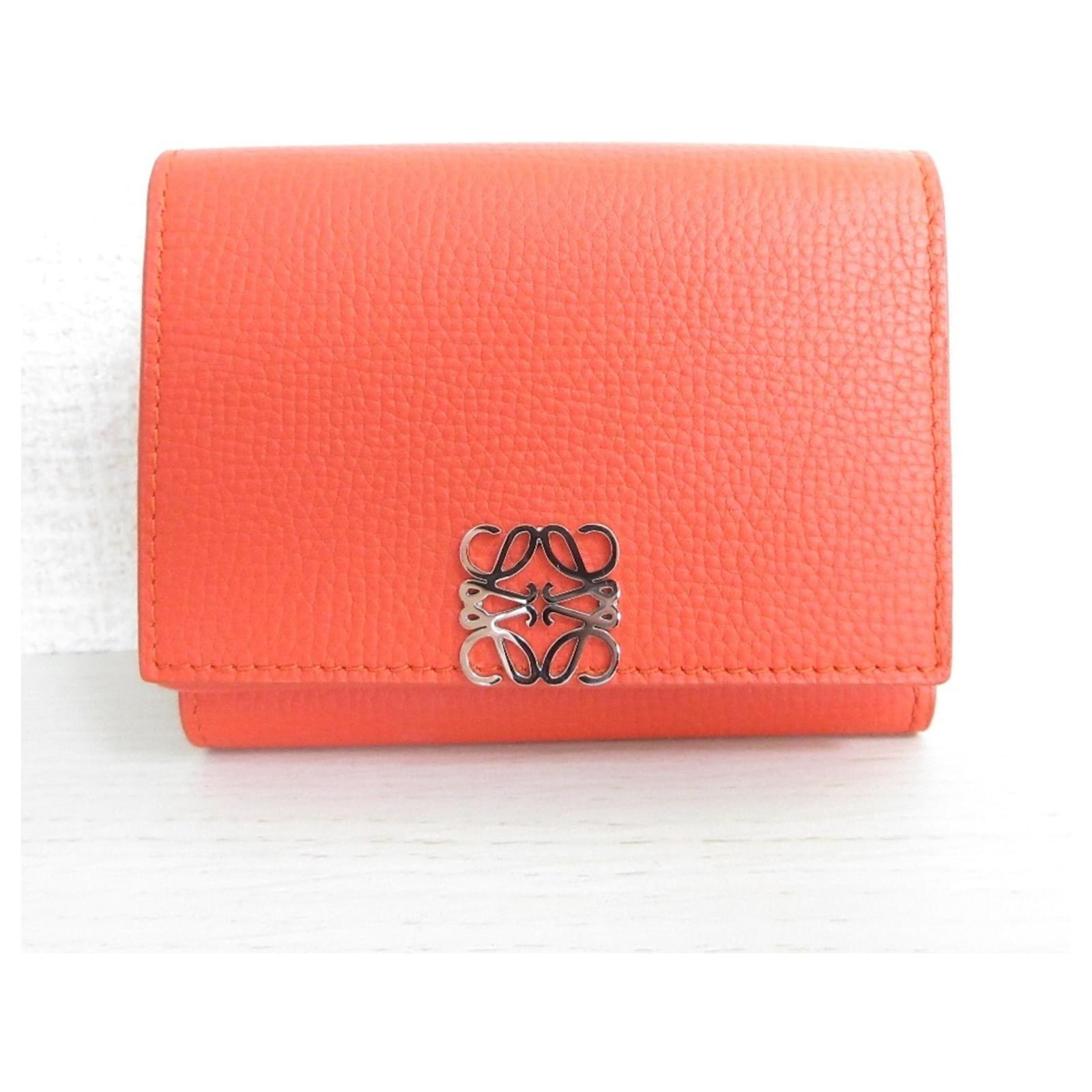 Loewe Anagram Trifold Leather Wallet Orange ref.1969292 - Joli Closet