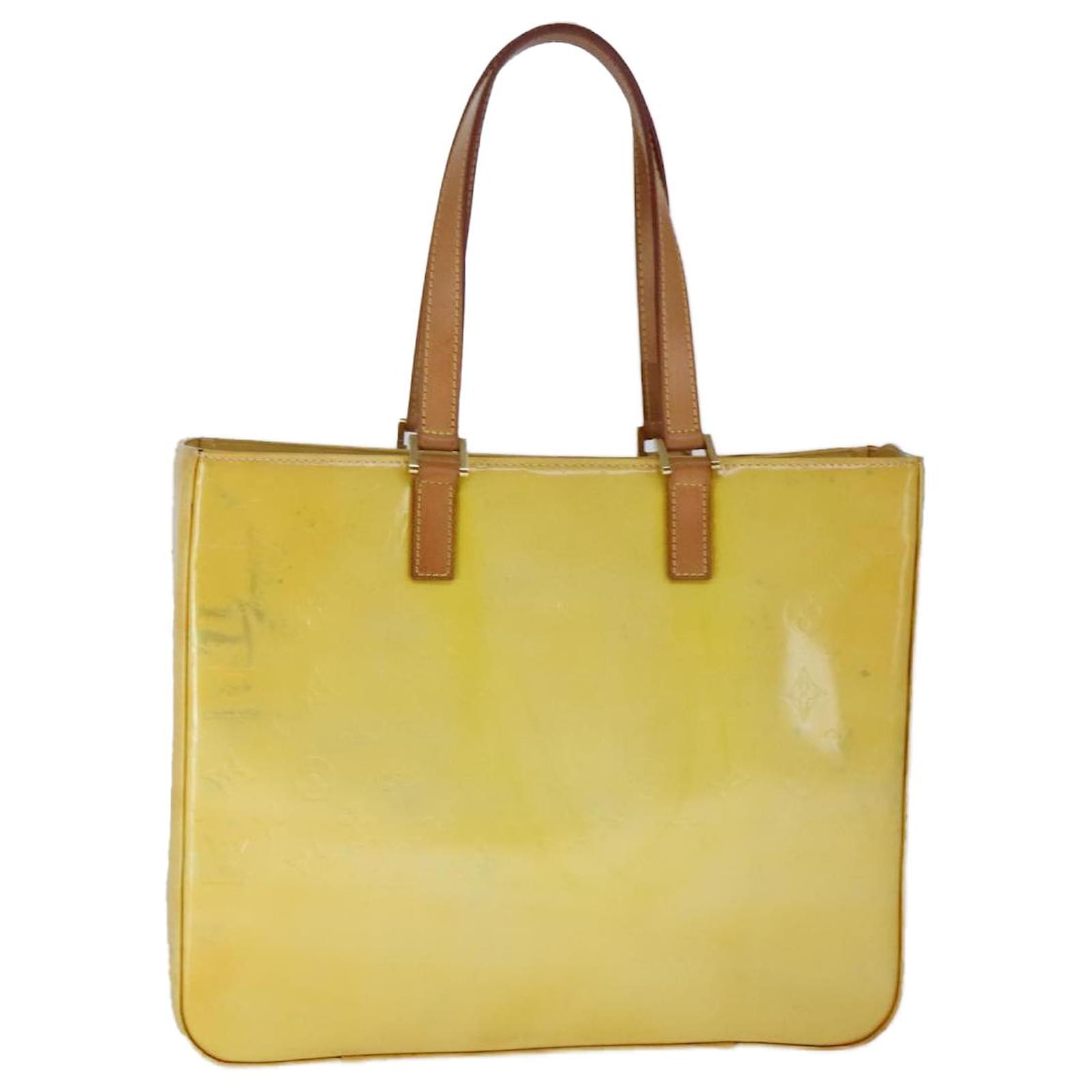 Louis Vuitton Columbus Yellow Patent leather ref.1973824 - Joli Closet