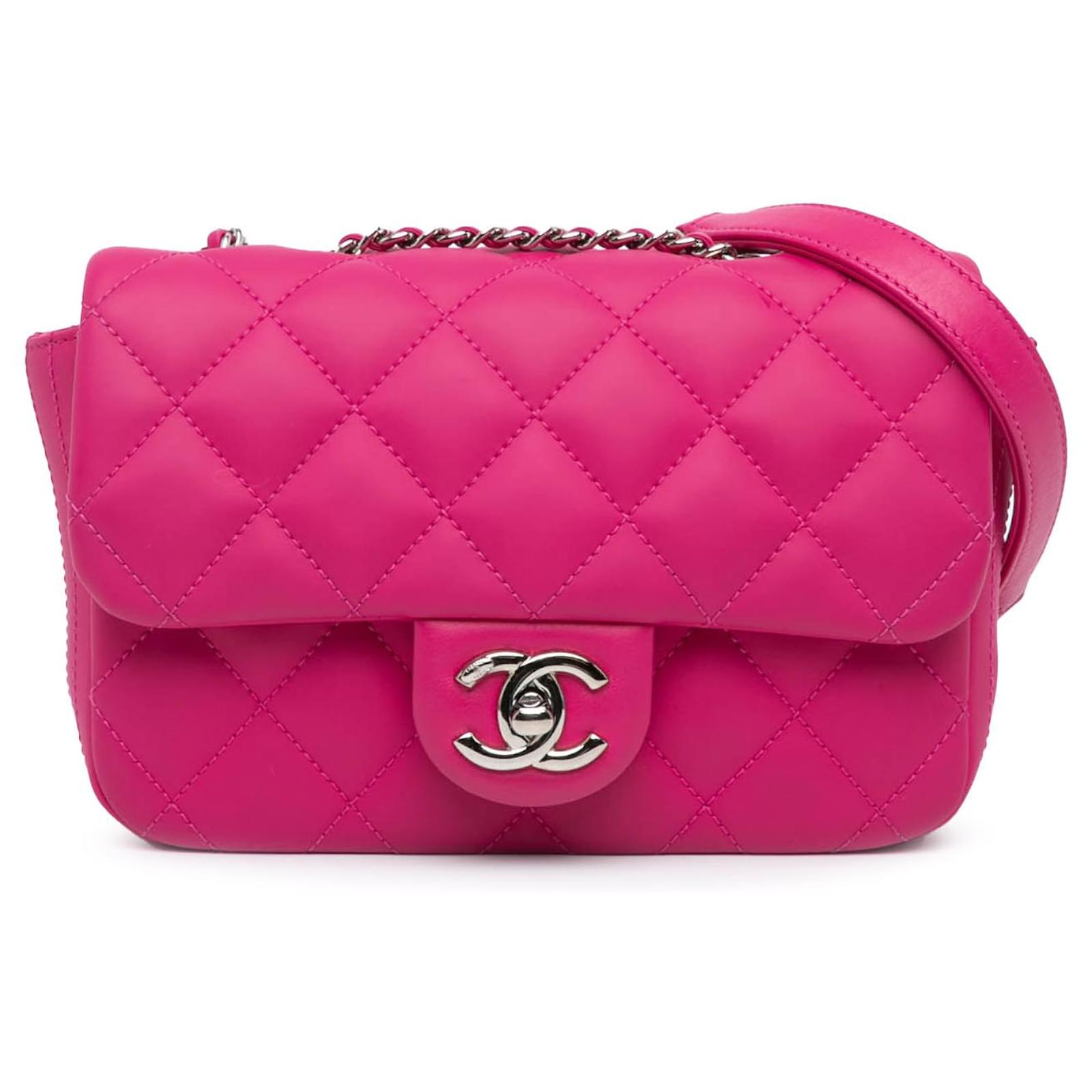 Chanel Pink Paris Seoul Small Rubber Coco Rain Flap ref.1979343 - Joli ...