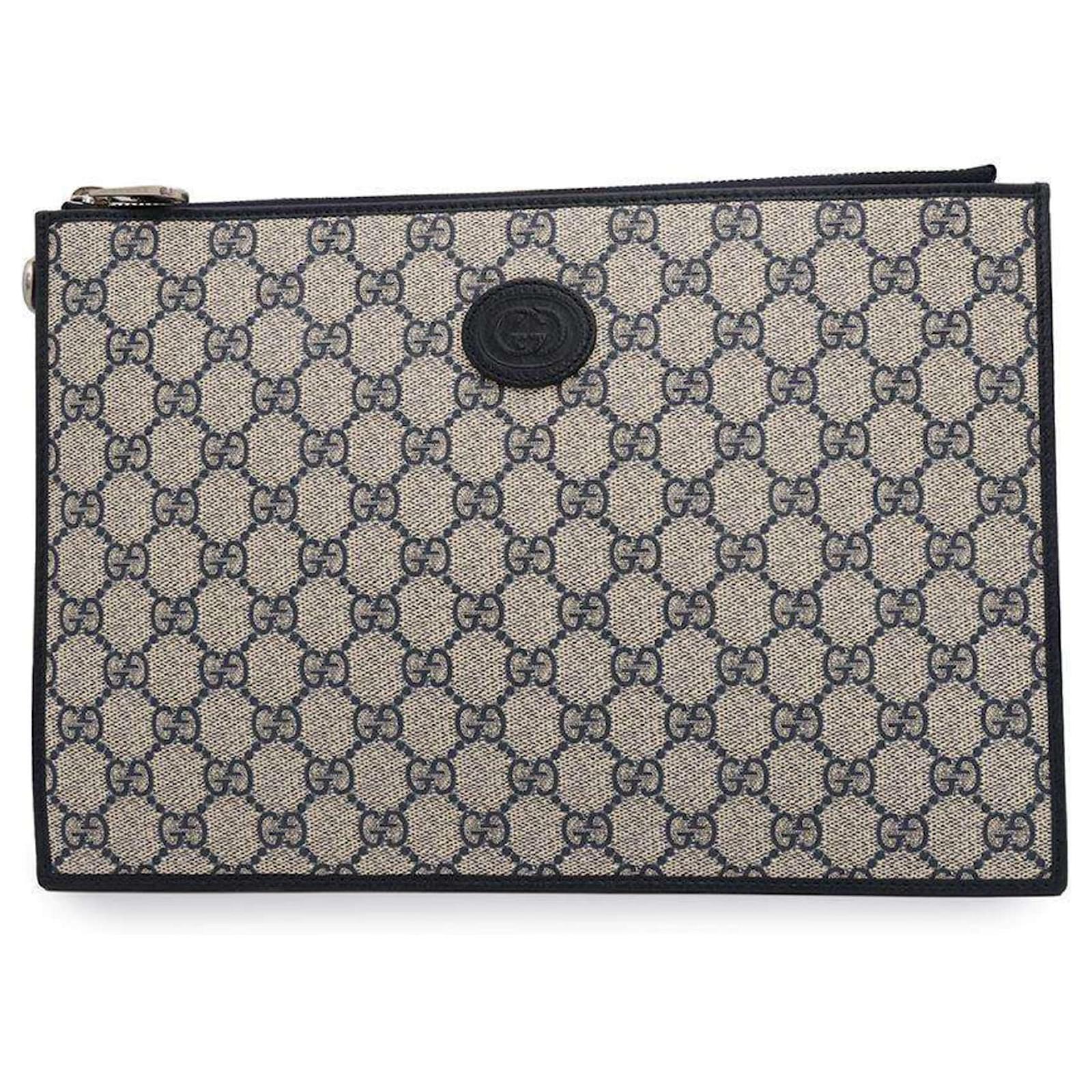 Gucci Navy Clutch Bag Navy blue Plastic ref.1987865 - Joli Closet