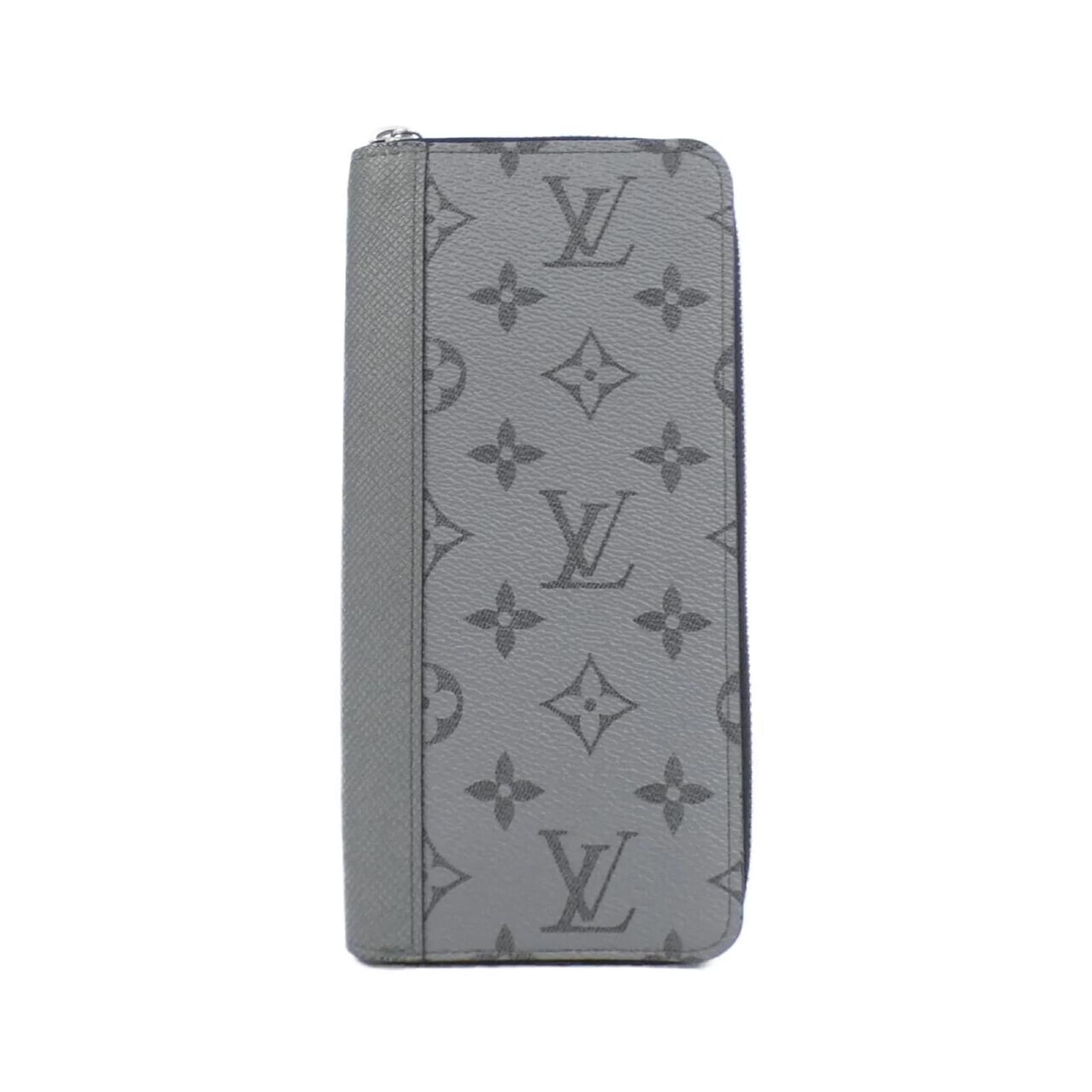 Louis Vuitton Taigarama Long Wallet Metallic Leather Cloth ref.1991396 ...