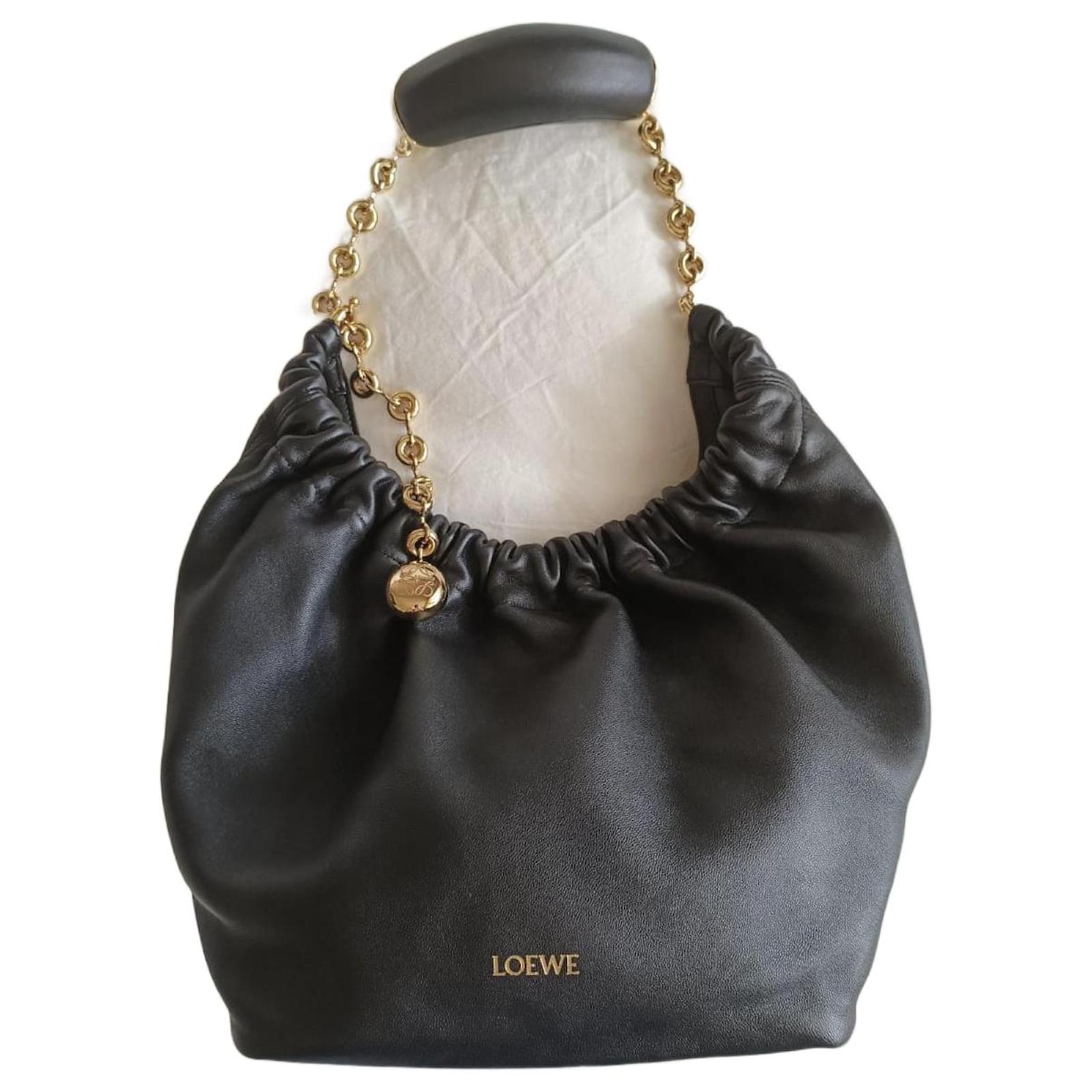 Loewe Small Squeeze bag Black Leather ref.1999263 - Joli Closet