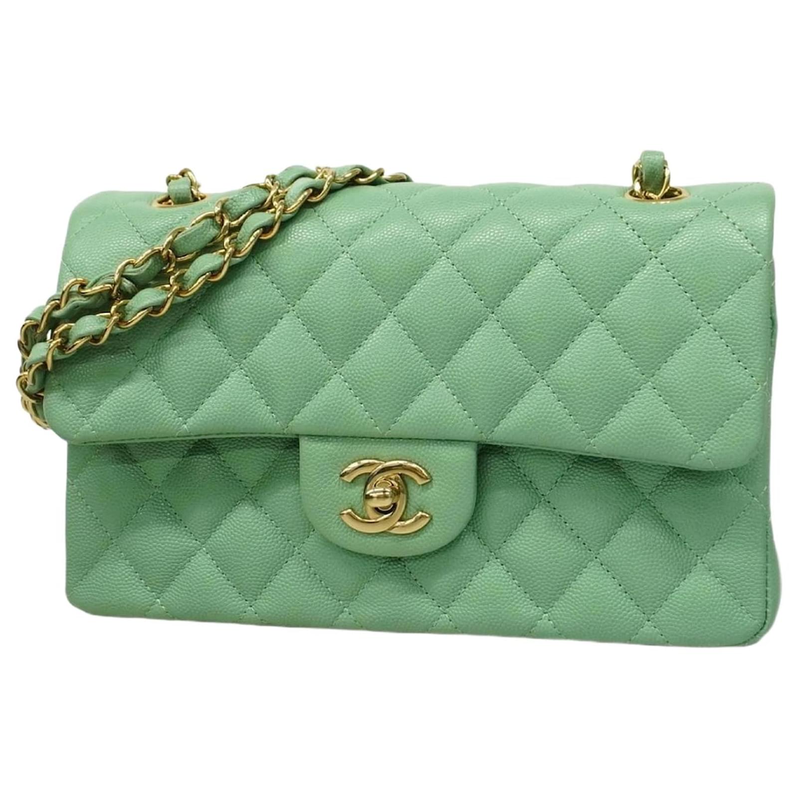 Chanel Green Caviar Leather Shoulder Bag ref.1999853 - Joli Closet