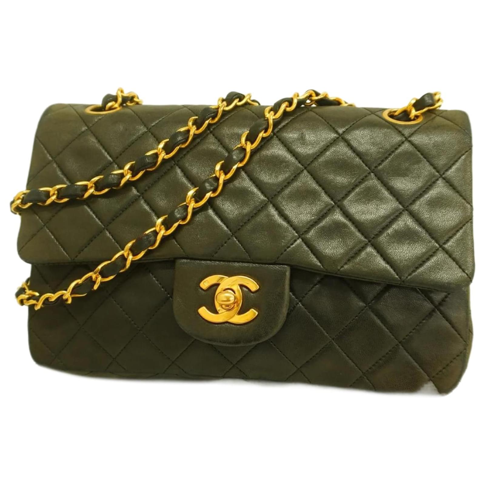 Chanel Black Lambskin Shoulder Bag Leather ref.2005972 - Joli Closet