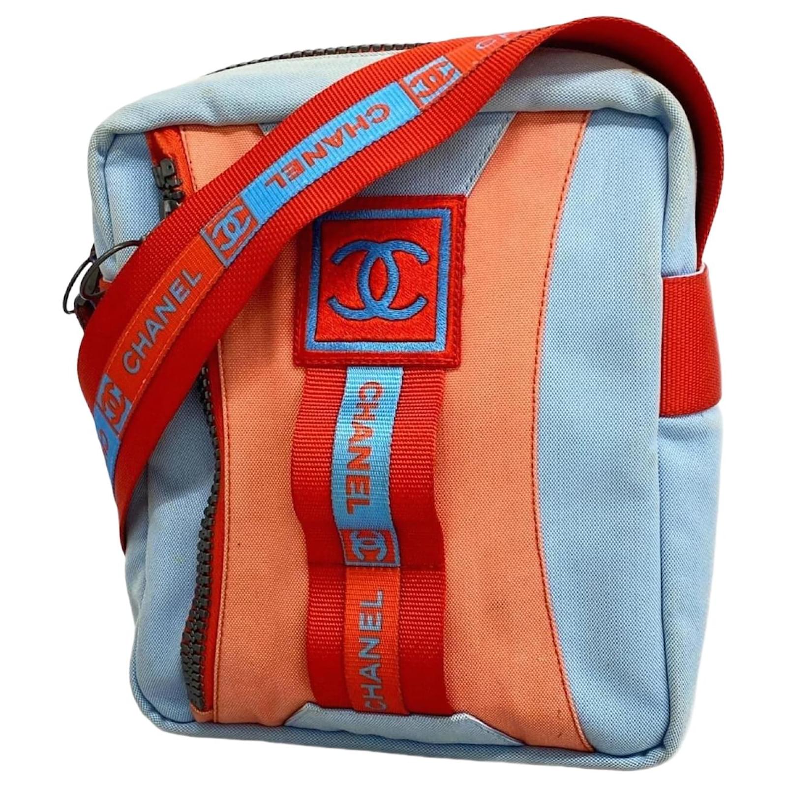 Chanel Blue and Red Canvas Shoulder Bag Cloth ref.2011217 - Joli Closet