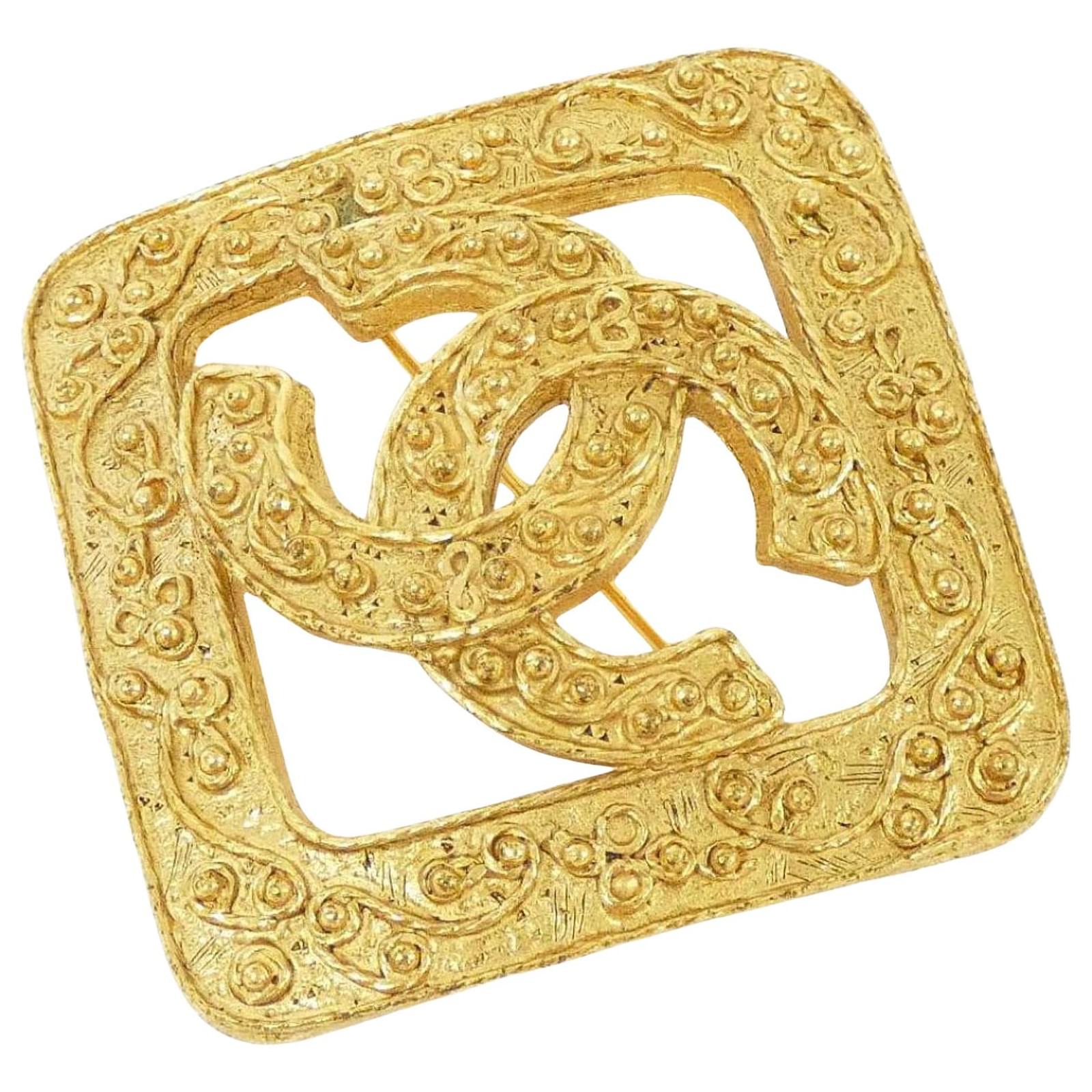 Chanel Coco Mark Golden Gold-plated ref.2012325 - Joli Closet