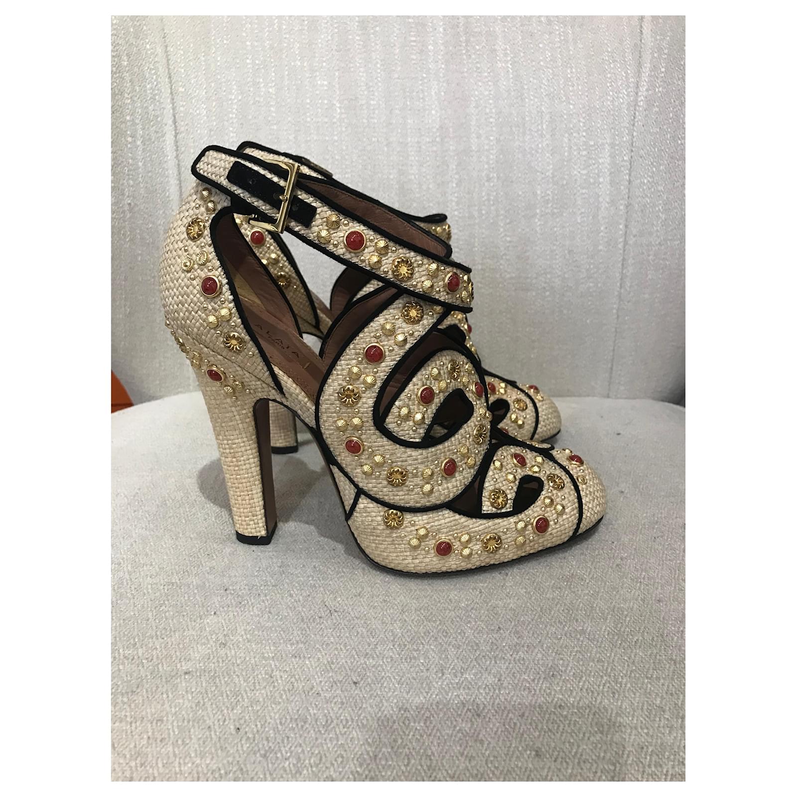 Alaïa ALAIA Heels T.EU 40 Cloth Beige ref.2014447 - Joli Closet