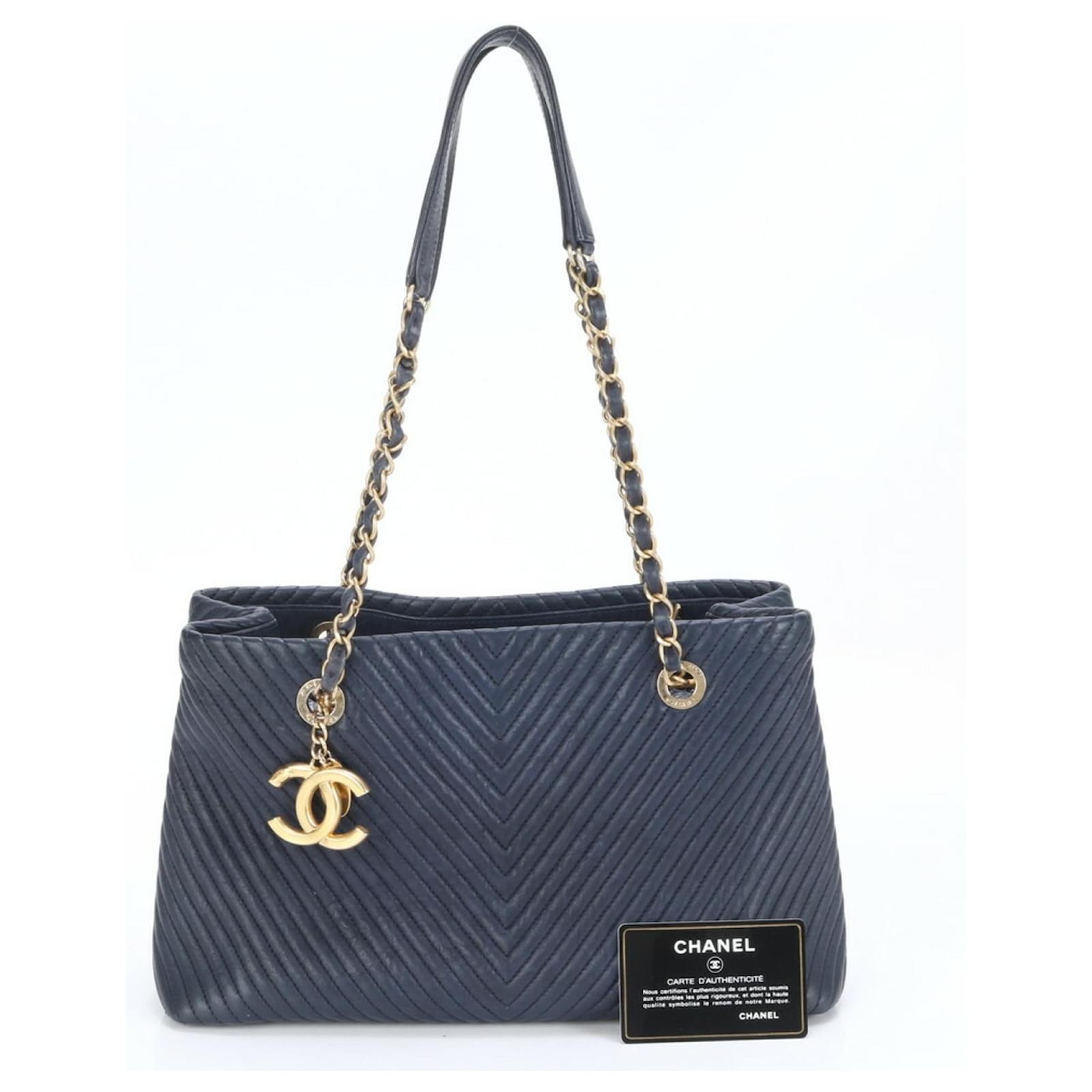 Chanel Navy Leather Shoulder Tote Bag Navy blue ref.2016643 - Joli Closet
