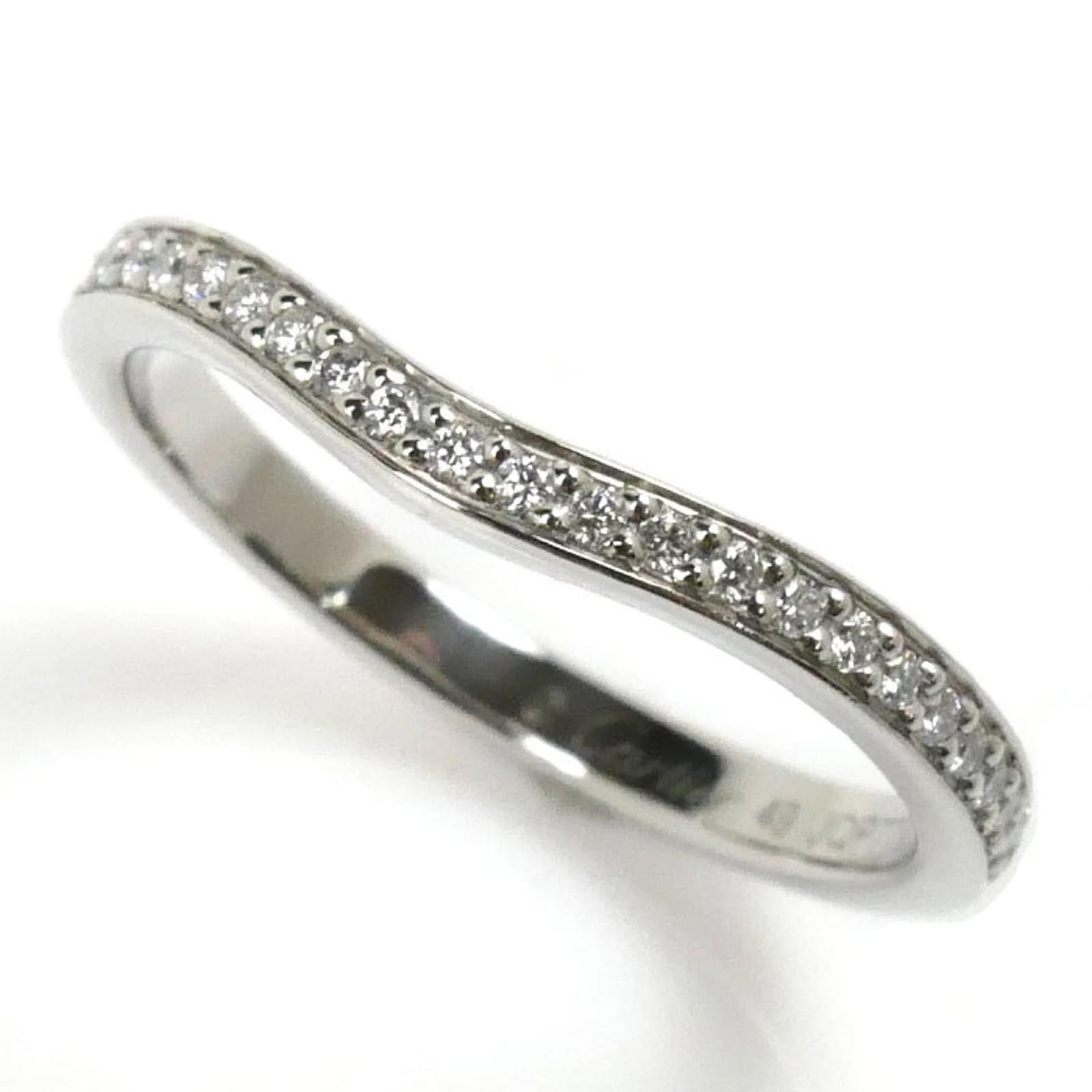 Bague demi-éternité courbe ballerine en platine Cartier ref.2017431 ...