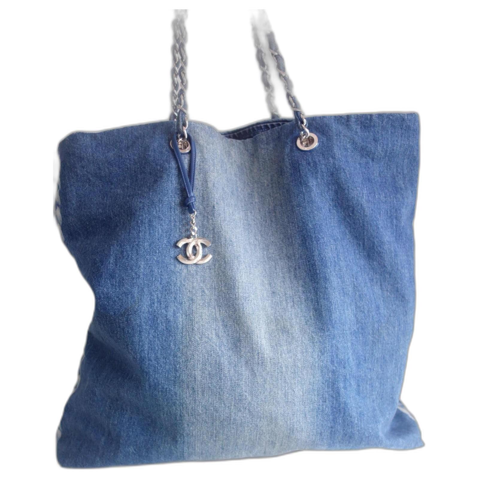 Chanel shopping bag denim Blue ref.2018149 - Joli Closet