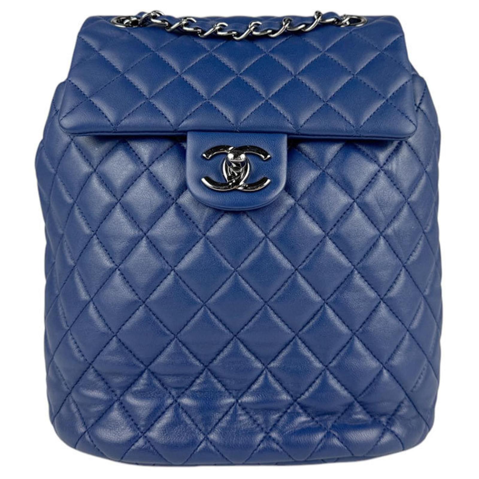 Chanel Navy Lambskin Backpack Navy blue Leather ref.JC2019555 (Sold ...