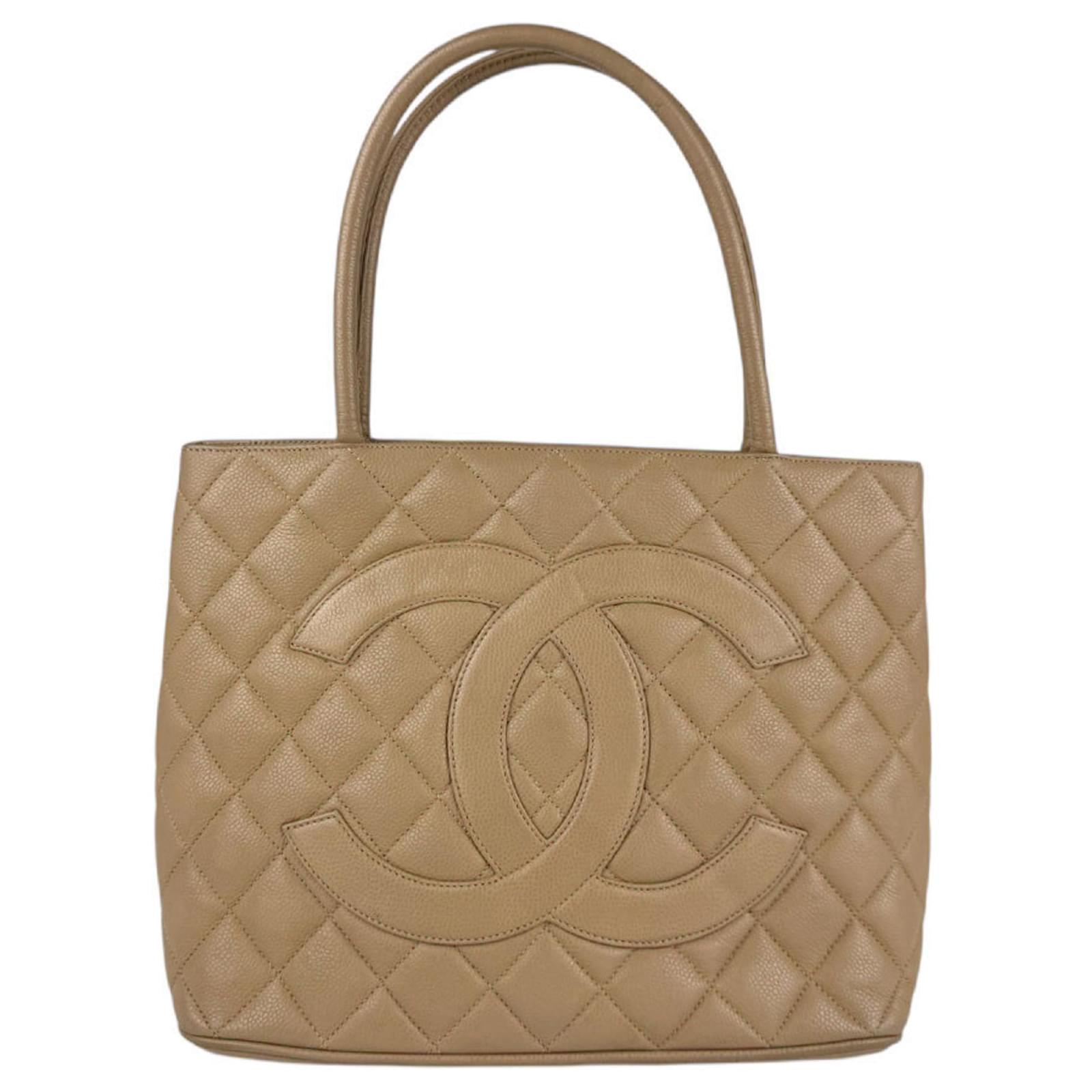Chanel Beige Caviar Leather Handbag ref.2019590 - Joli Closet
