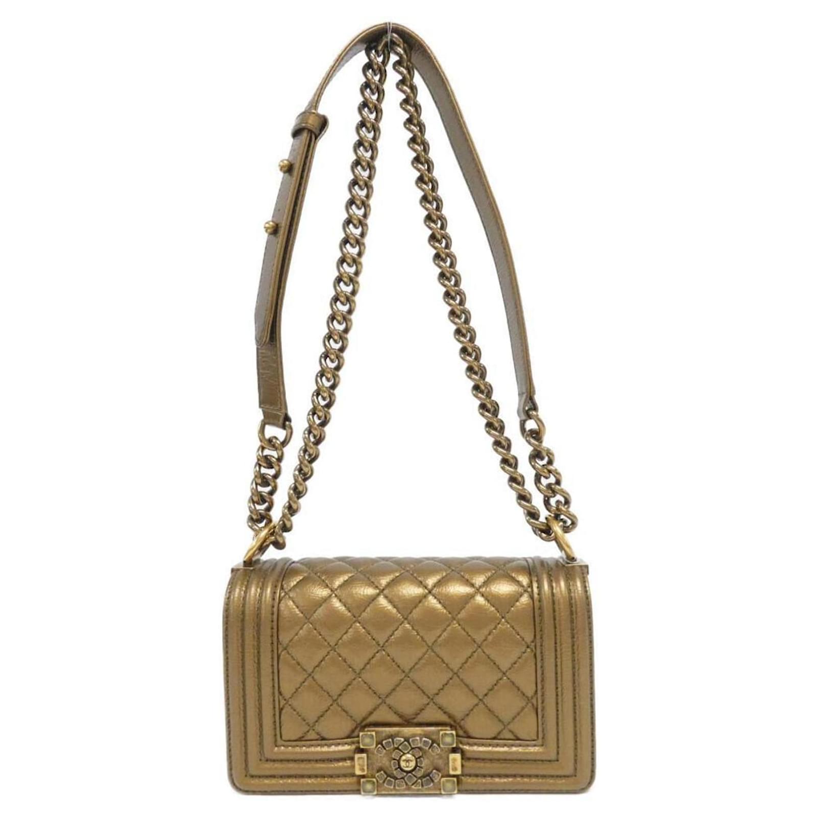 Chanel Boy Golden Leather ref.2029225 - Joli Closet