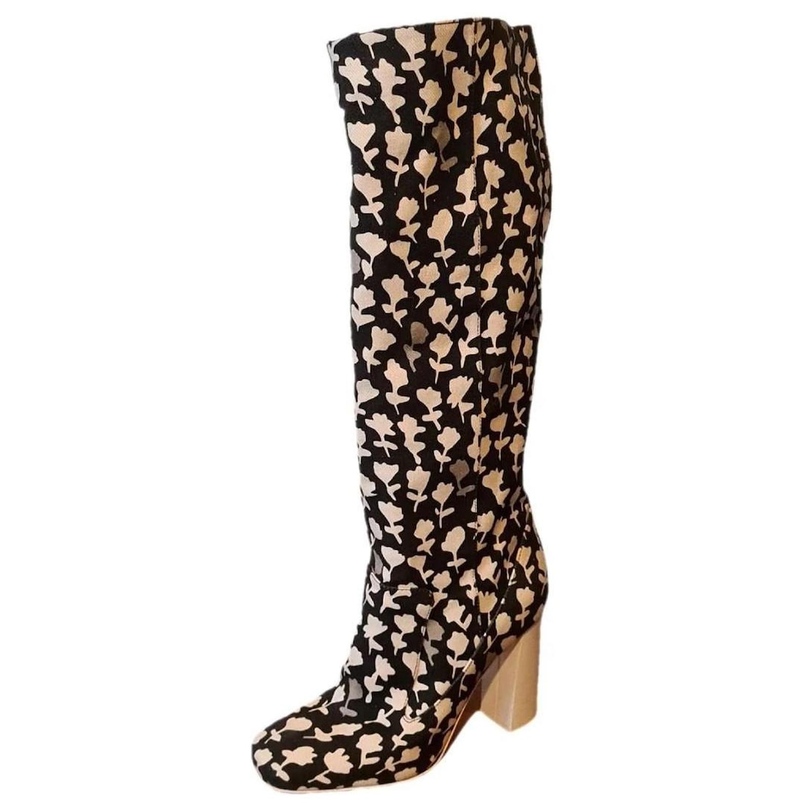 Max Mara Boots Black Eggshell Leather ref.2029528 - Joli Closet