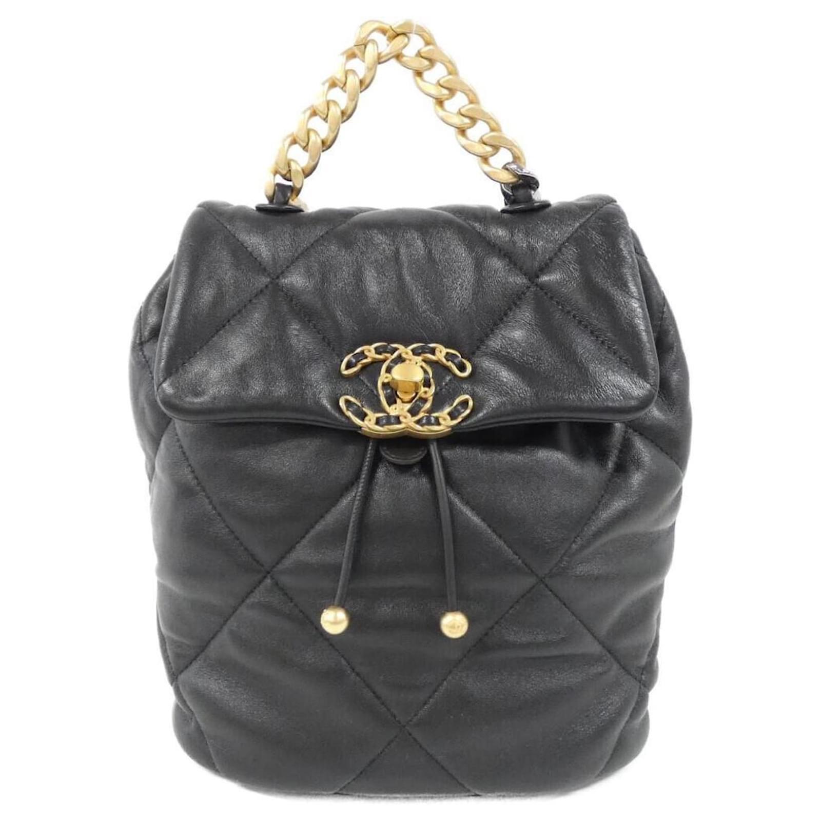 Chanel Chanel 19 Black Leather ref.2035175 - Joli Closet