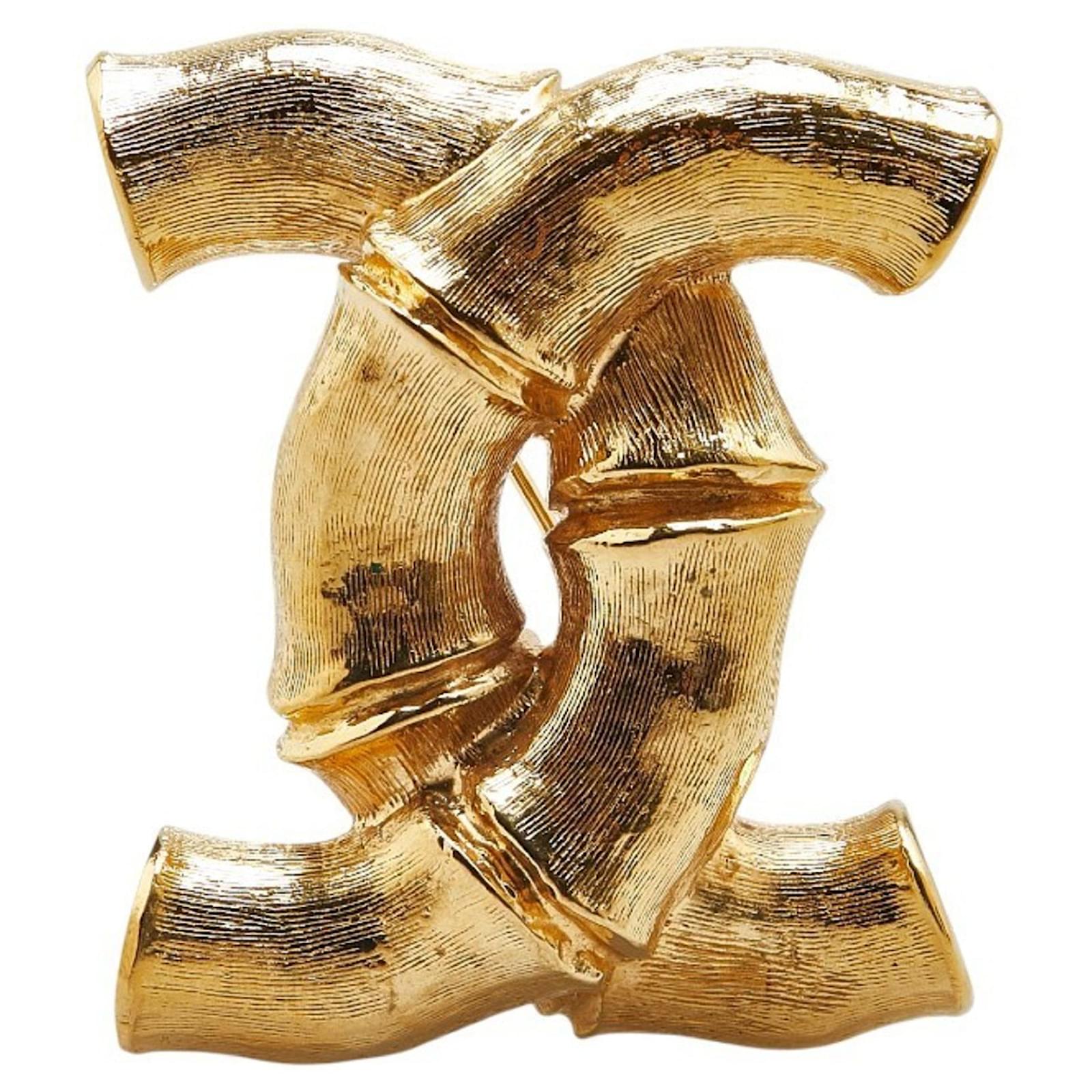 Chanel Logo CC Golden Metal ref.2040611 - Joli Closet