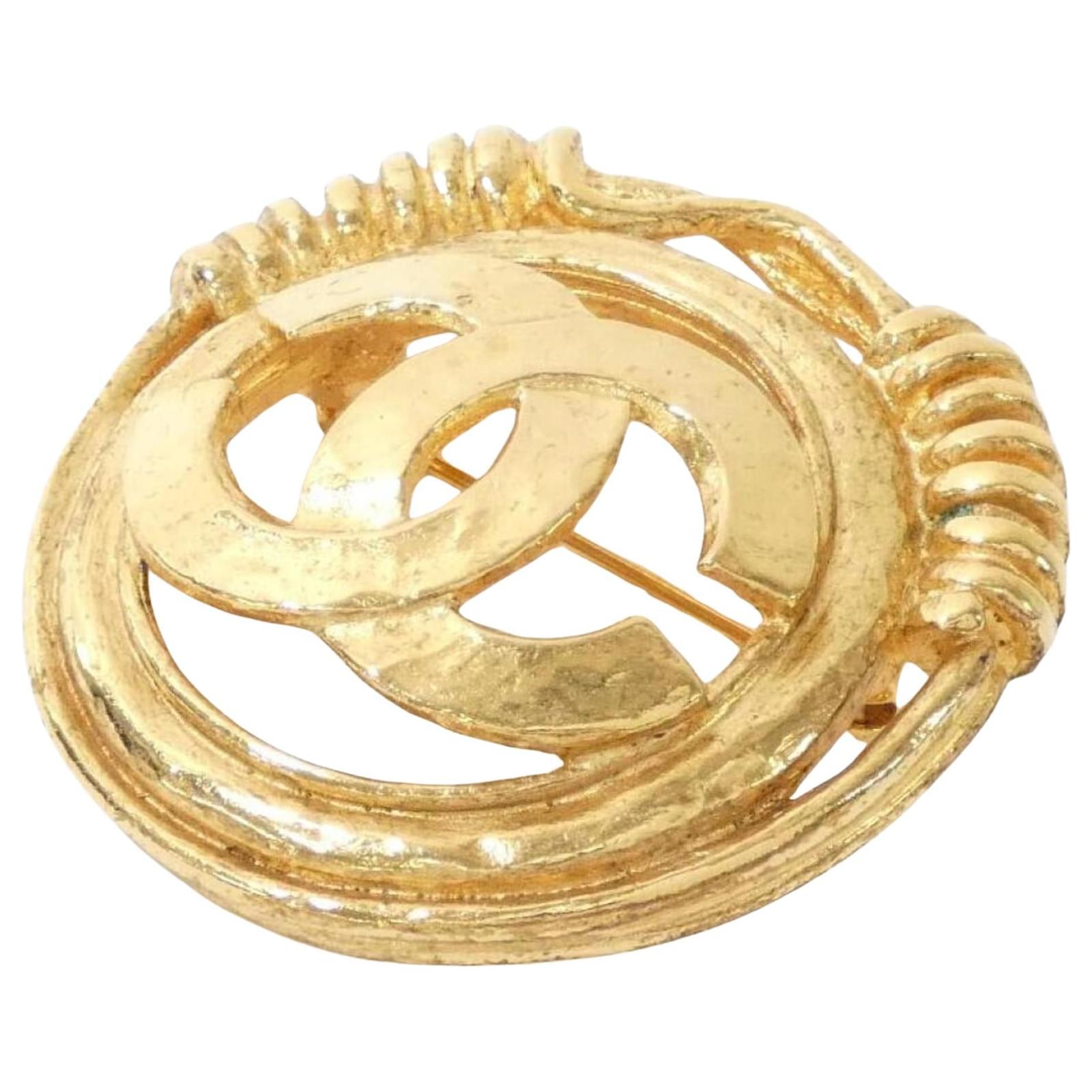 Chanel Coco Mark Golden Gold-plated ref.2040799 - Joli Closet