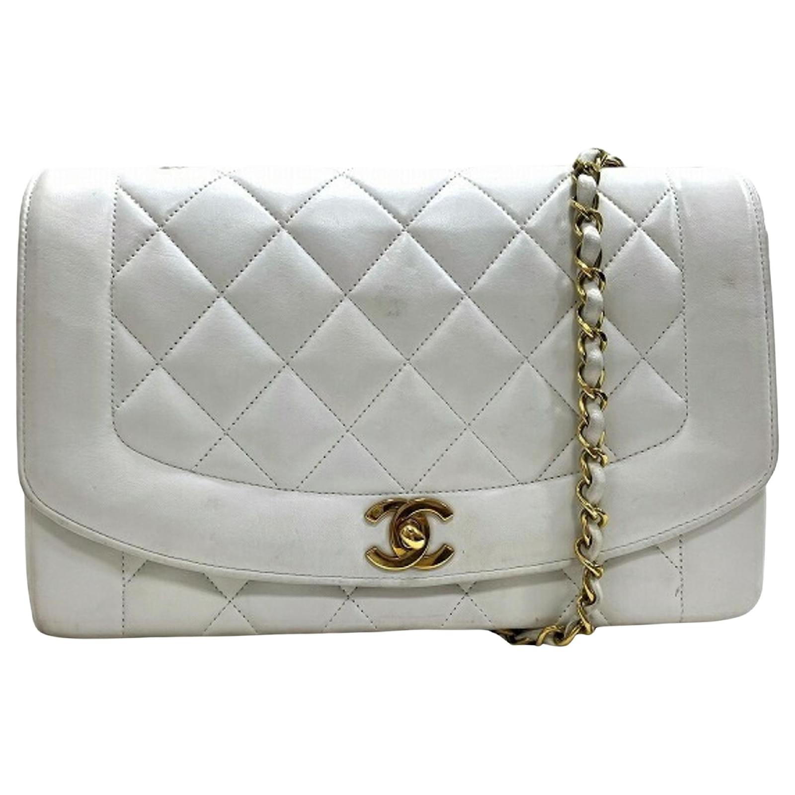 Chanel Diana White Leather ref.2051057 - Joli Closet