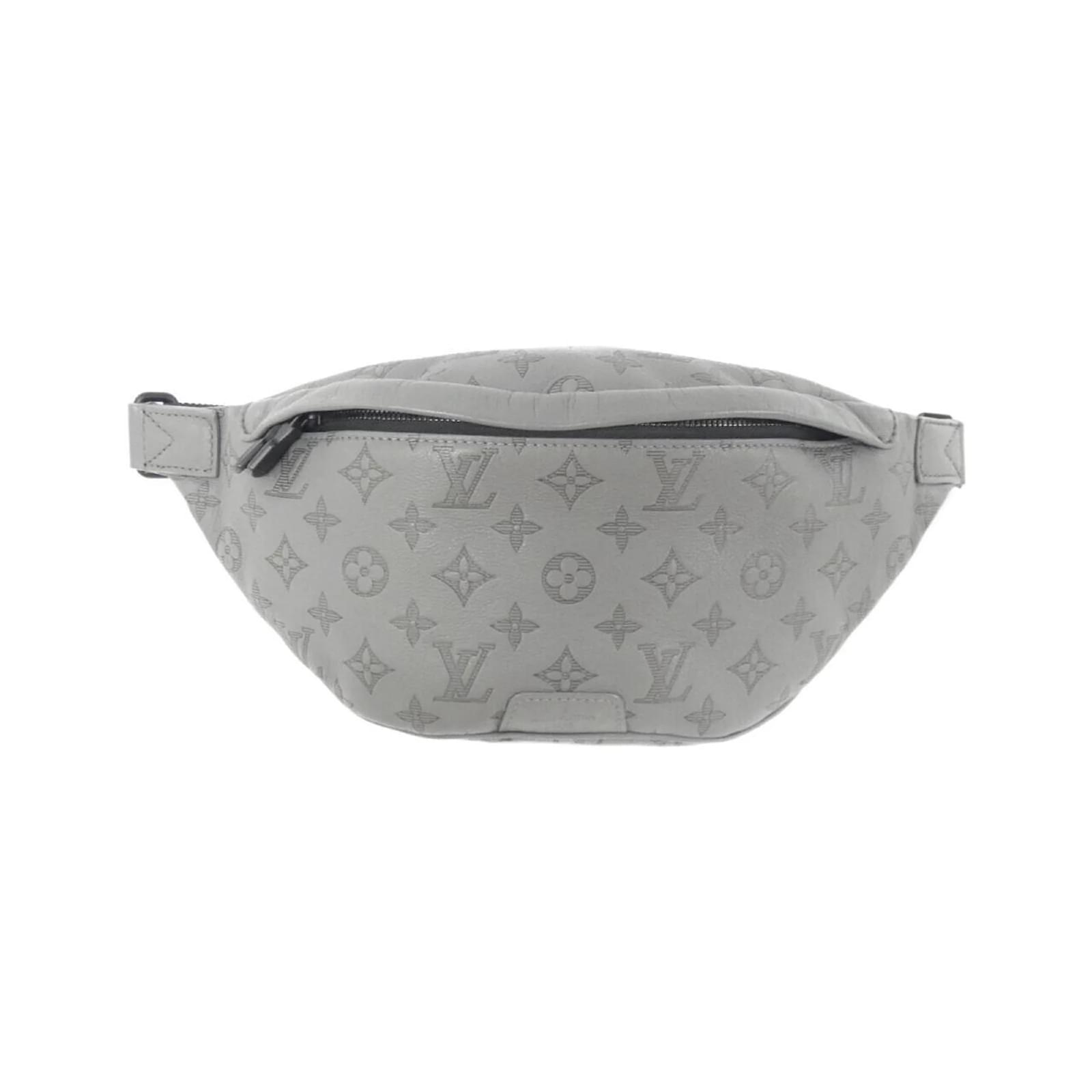 Louis Vuitton Monogram Shadow Discovery Bumbag PM M46108 Grey Leather ref.2064321 - Joli Closet