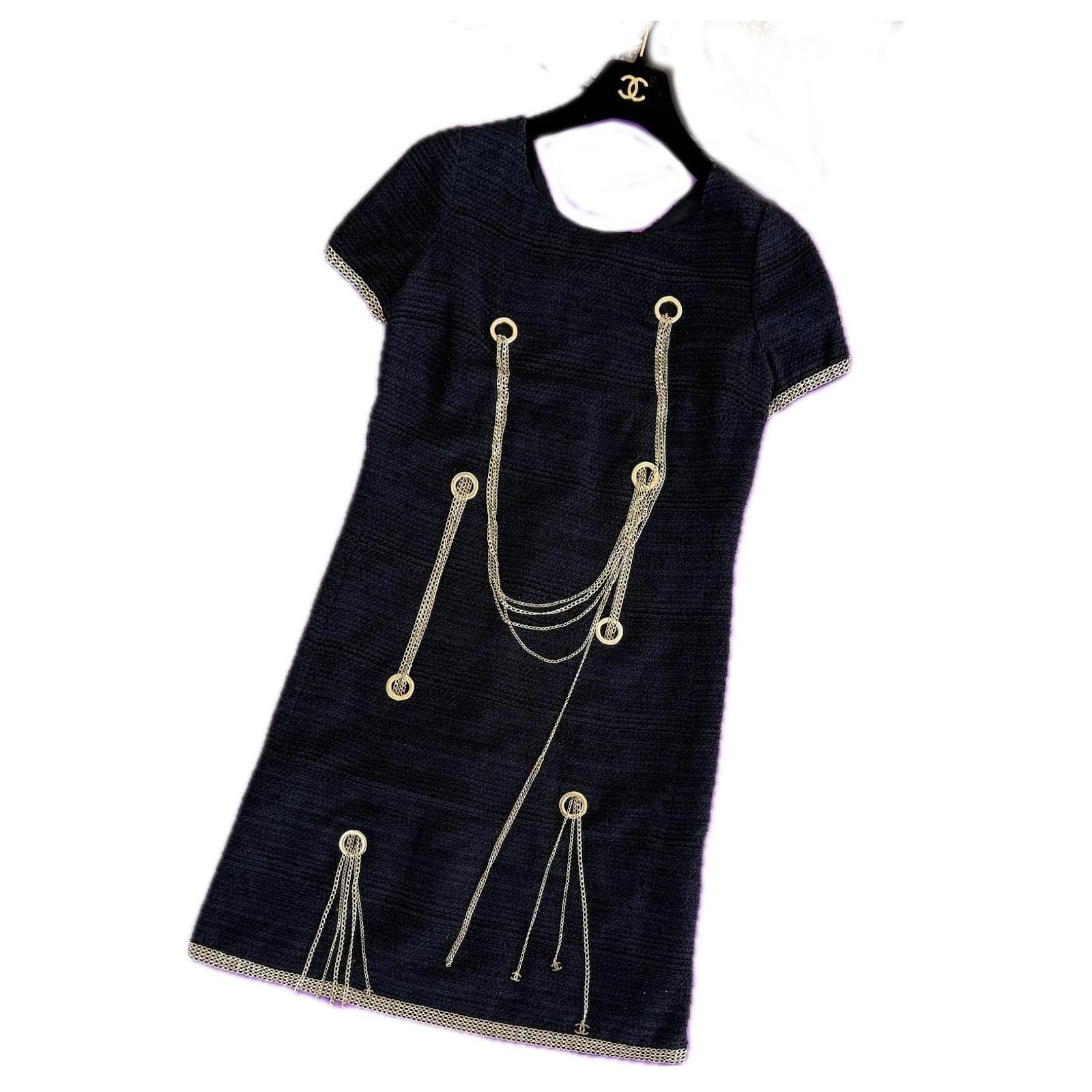 Chanel Iconic CC Logo Chains Black Tweed Dress 48 FR ref.2066172 - Joli ...