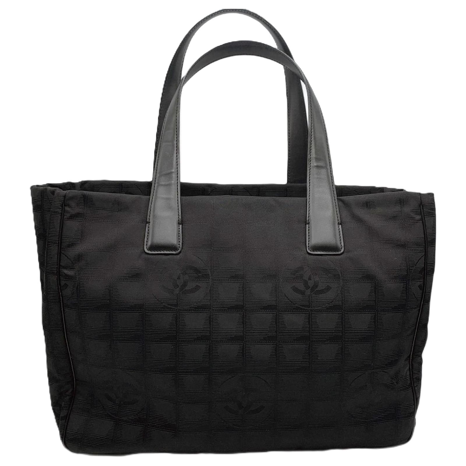 Chanel Nylon Leather Tote Bag A15991 Black ref.2069329 - Joli Closet