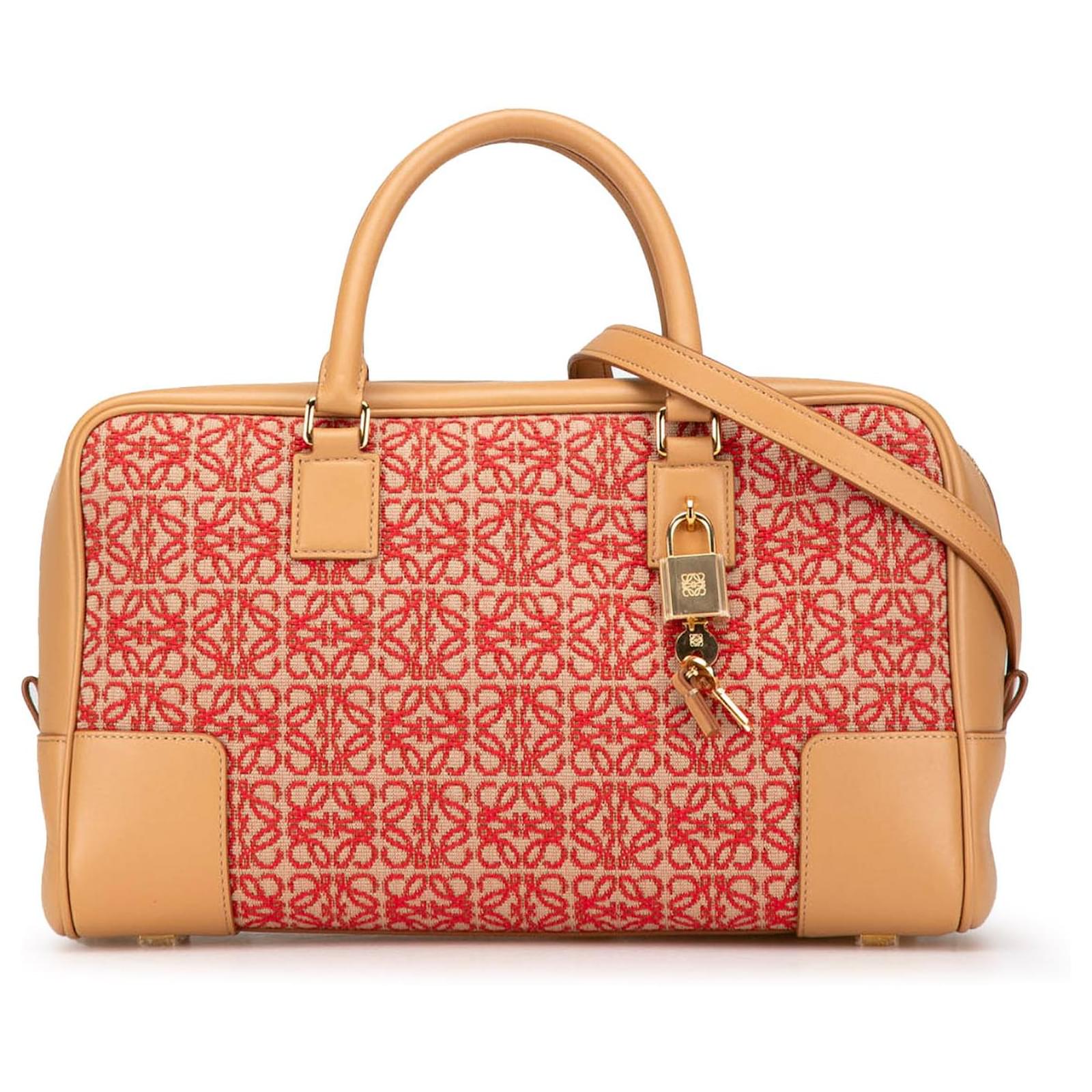LOEWE Handbags T. Leather Red ref.2075872 - Joli Closet