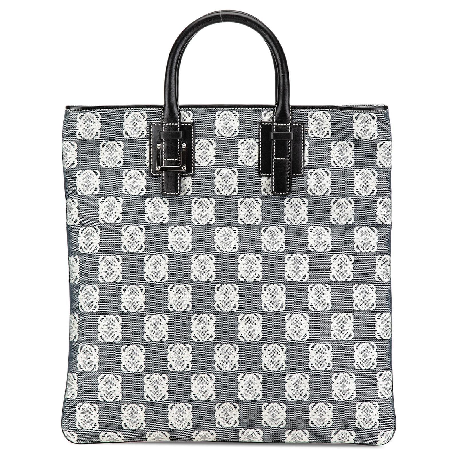LOEWE Handbags T. Leather ref.2078869 - Joli Closet