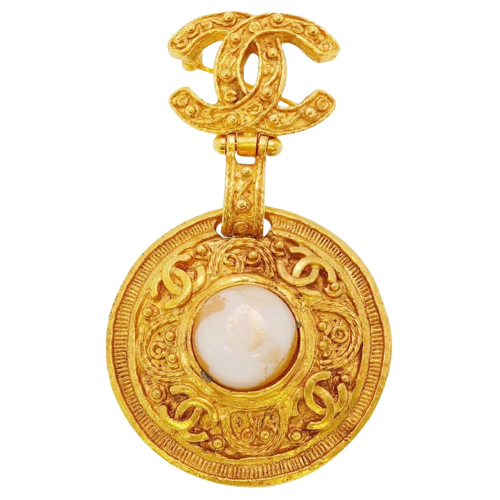 Chanel Coco Mark Golden Gold-plated ref.2090869 - Joli Closet
