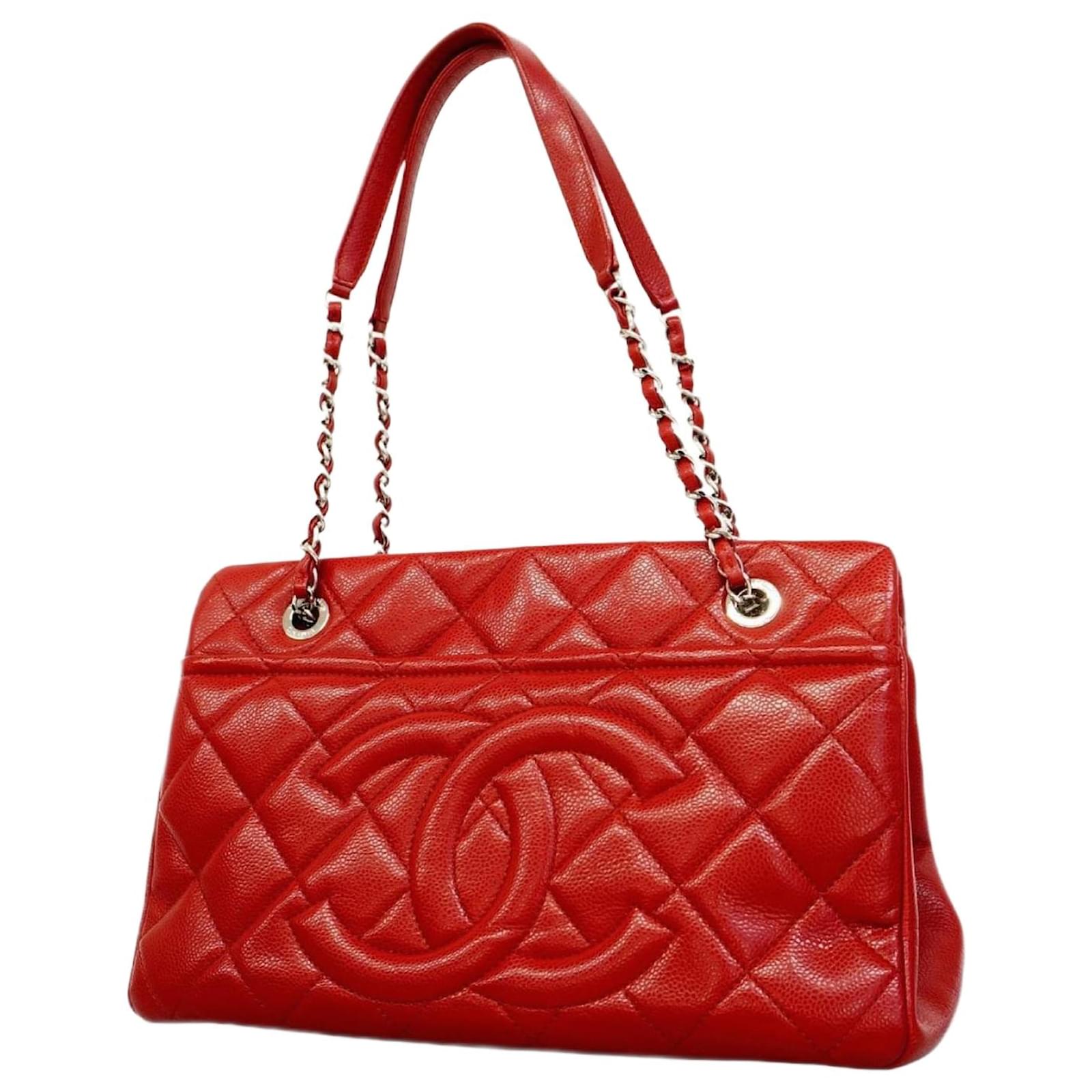 Chanel Red Caviar Leather Shoulder Bag ref.2093386 - Joli Closet
