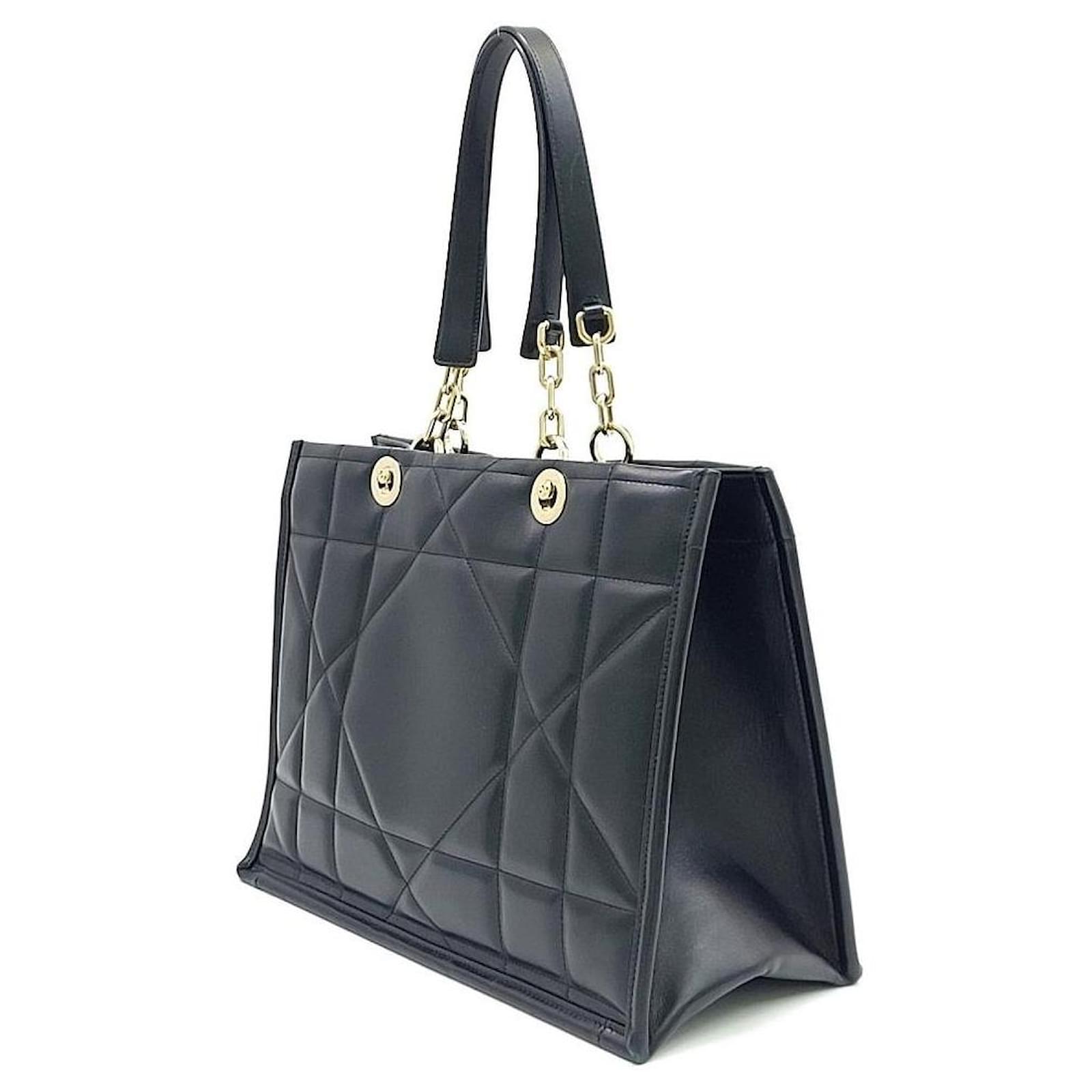 Christian Dior Essential Medium Tote Bag Black Leather ref.2098934 ...