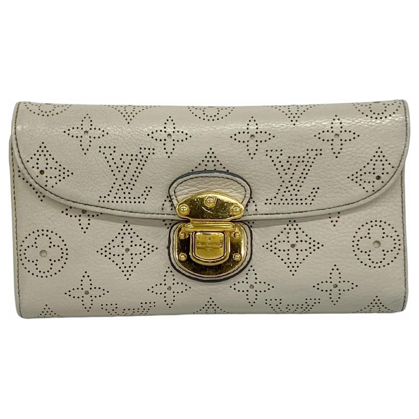 Louis Vuitton Tri-fold Long Wallet Mahina Portofoille Amelia M58132 ref ...