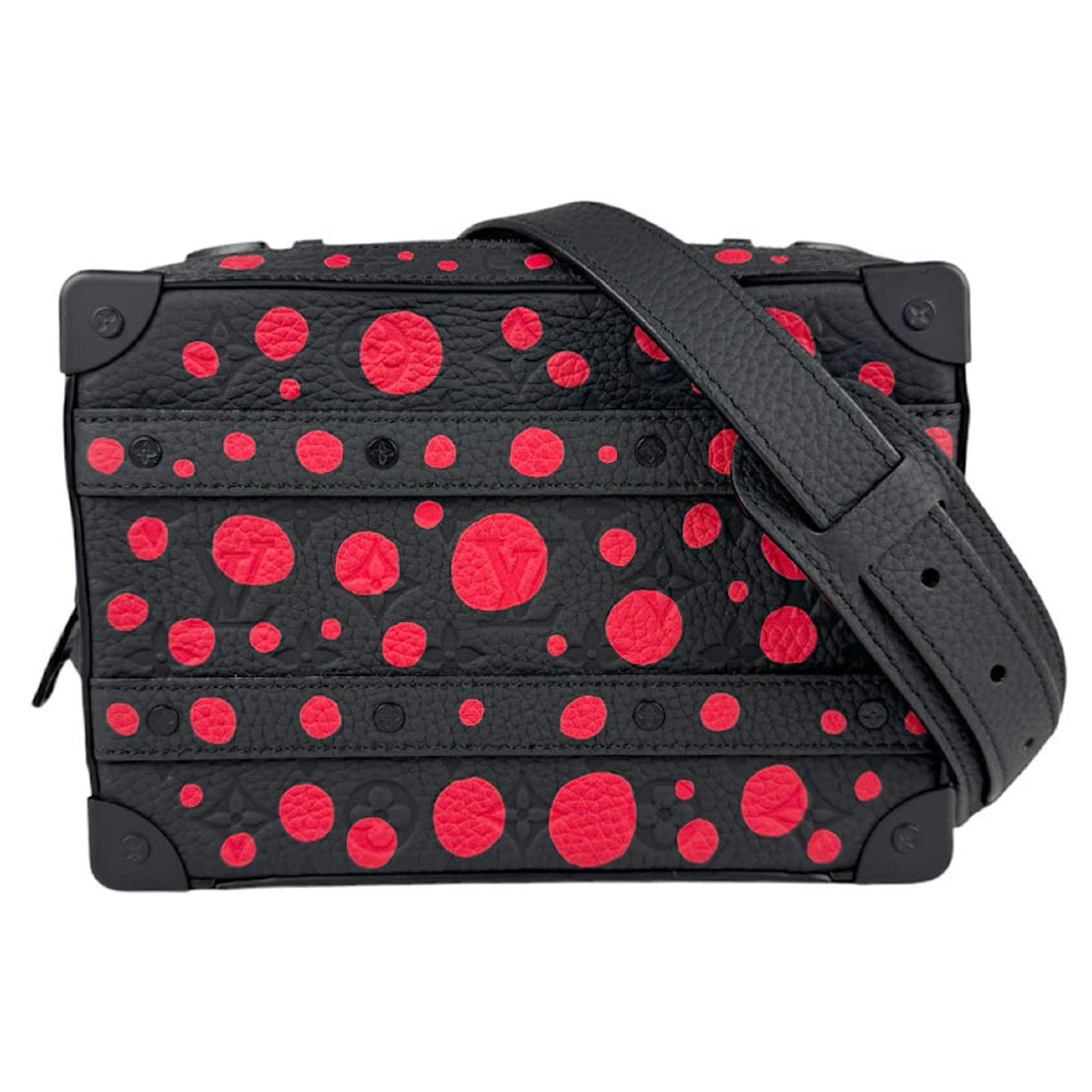 Louis Vuitton Shoulder Bag - Model M21677 Black Red Leather ref.2107073 ...