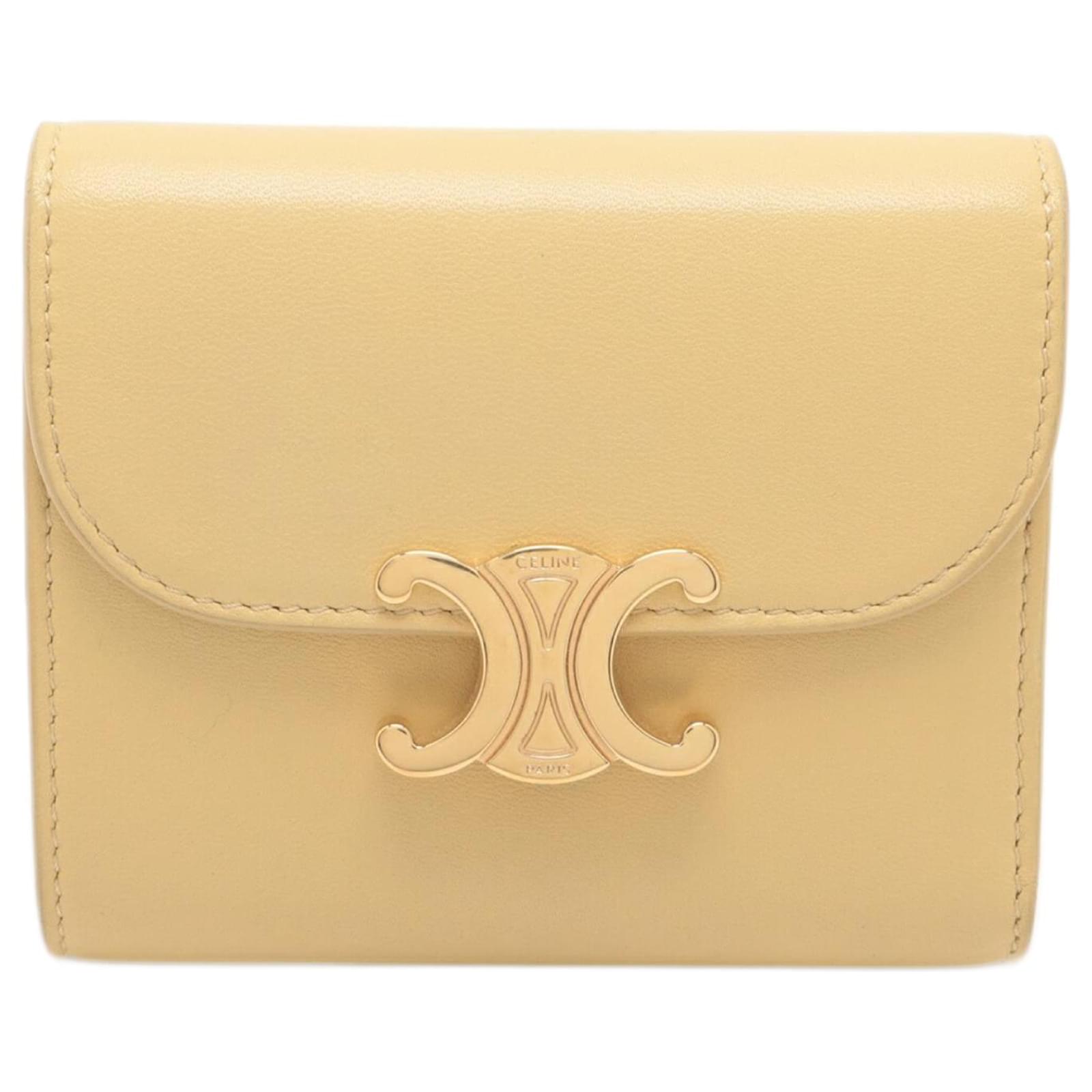 Céline Celine Lionf Small Flap Wallet Yellow Leather ref.2113264 - Joli ...