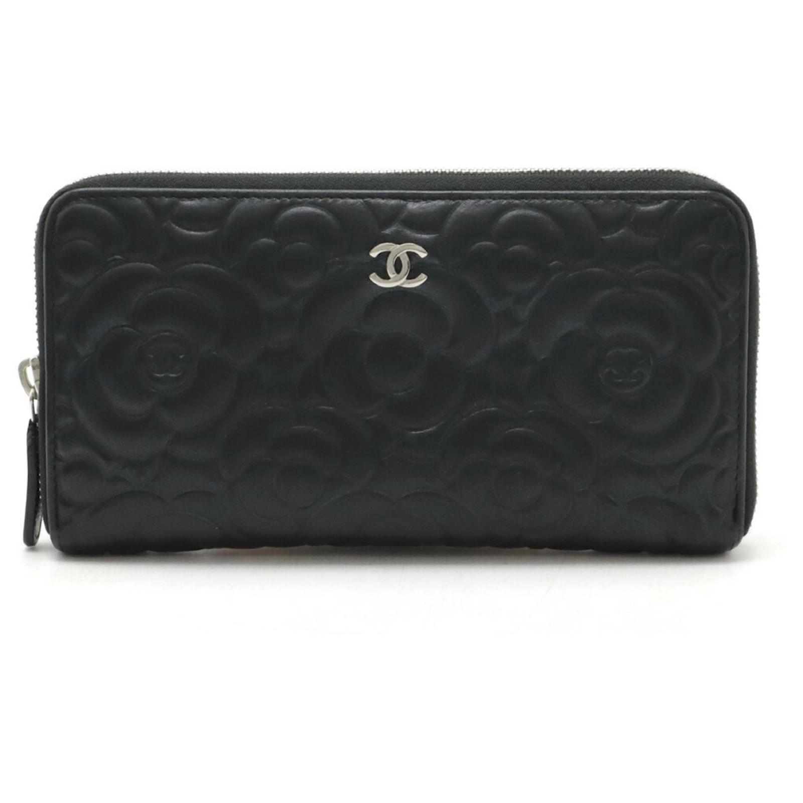 Chanel Camellia Embossed Zip Wallet Black Leather ref.2114775 - Joli Closet