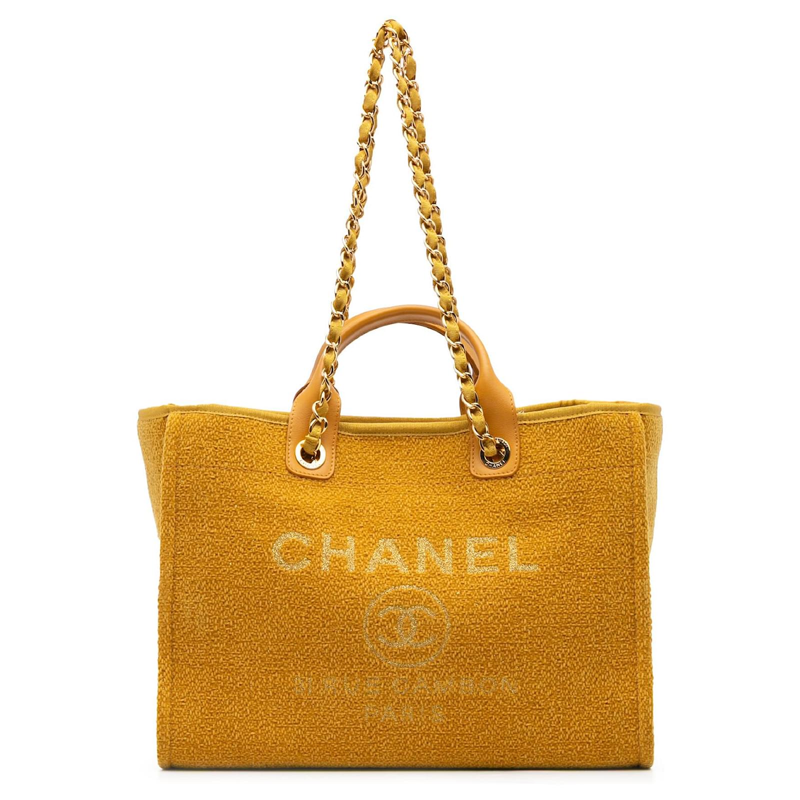CHANEL Handbags T. Leather Yellow ref.2115704 - Joli Closet