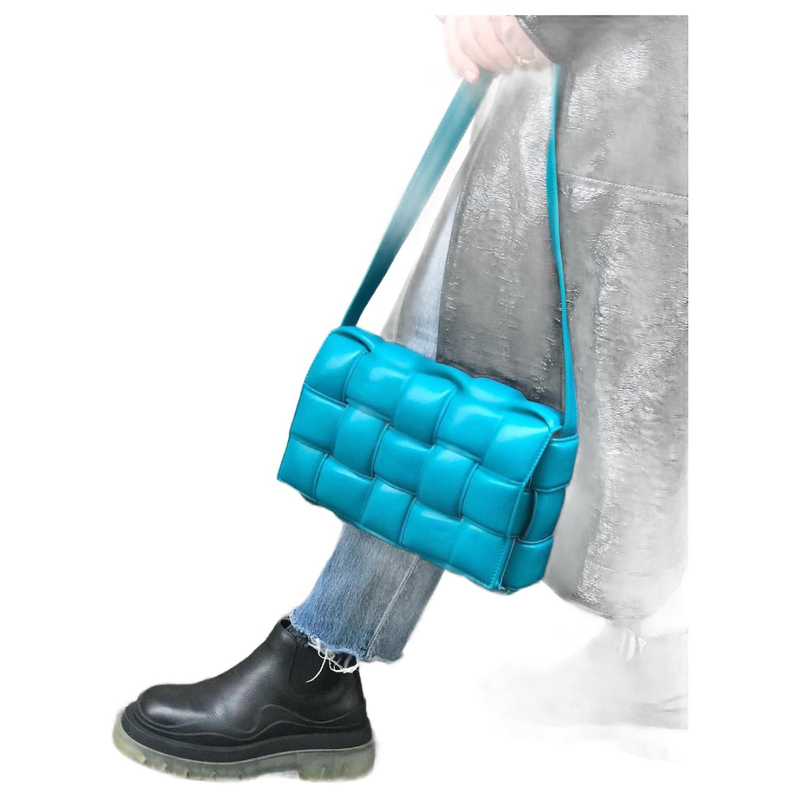 BOTTEGA VENETA Handbags T. Leather Blue ref.2122850 - Joli Closet