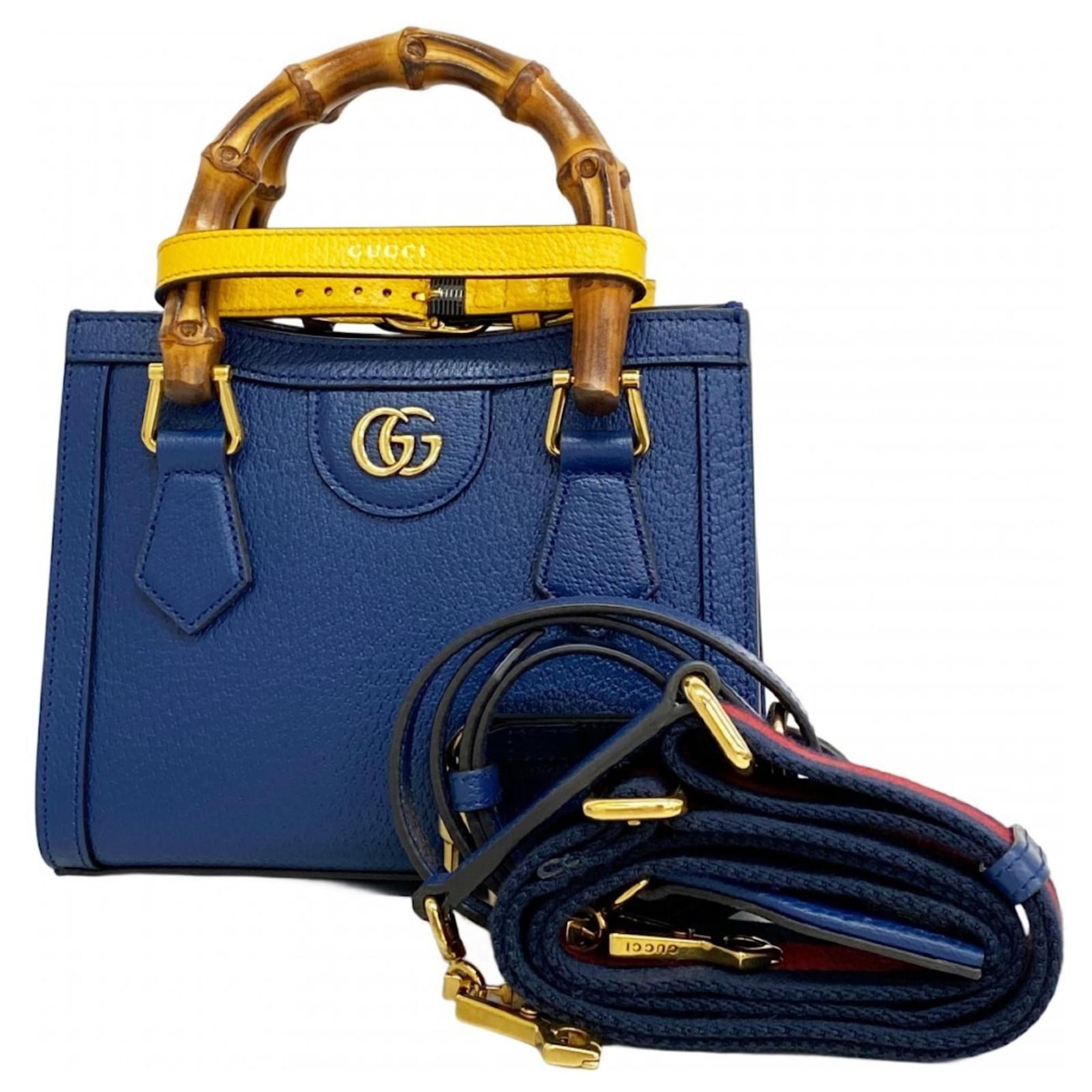 Gucci Bamboo Diana Handbag Navy blue Leather ref.2123748 - Joli Closet
