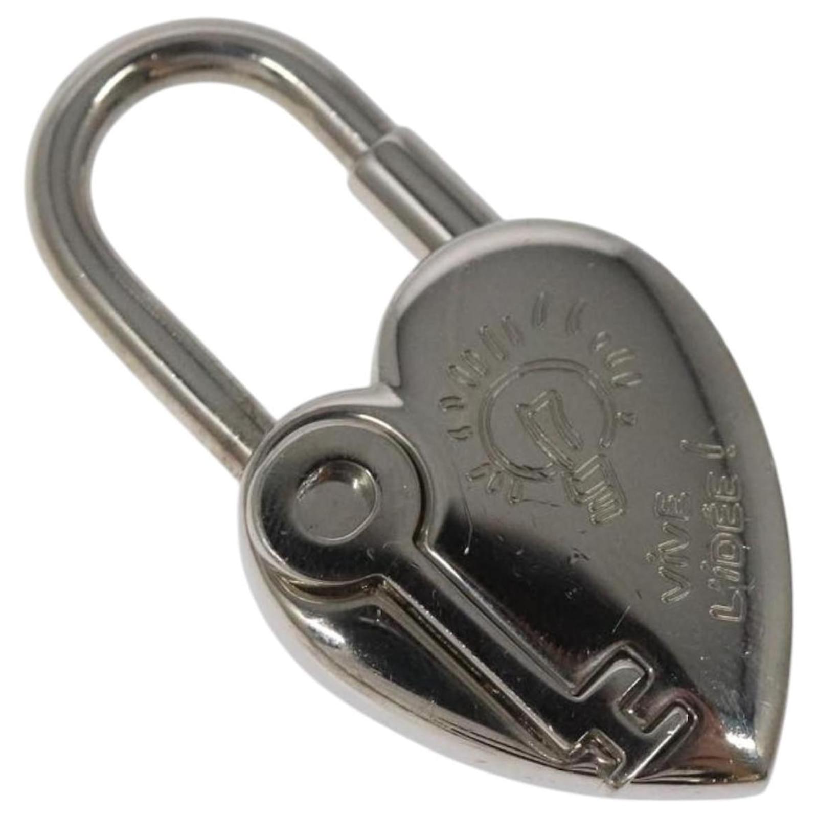 Hermès HERMES Cadena Fantasy Heart Padlock 2024 Limited Edition Silver ...