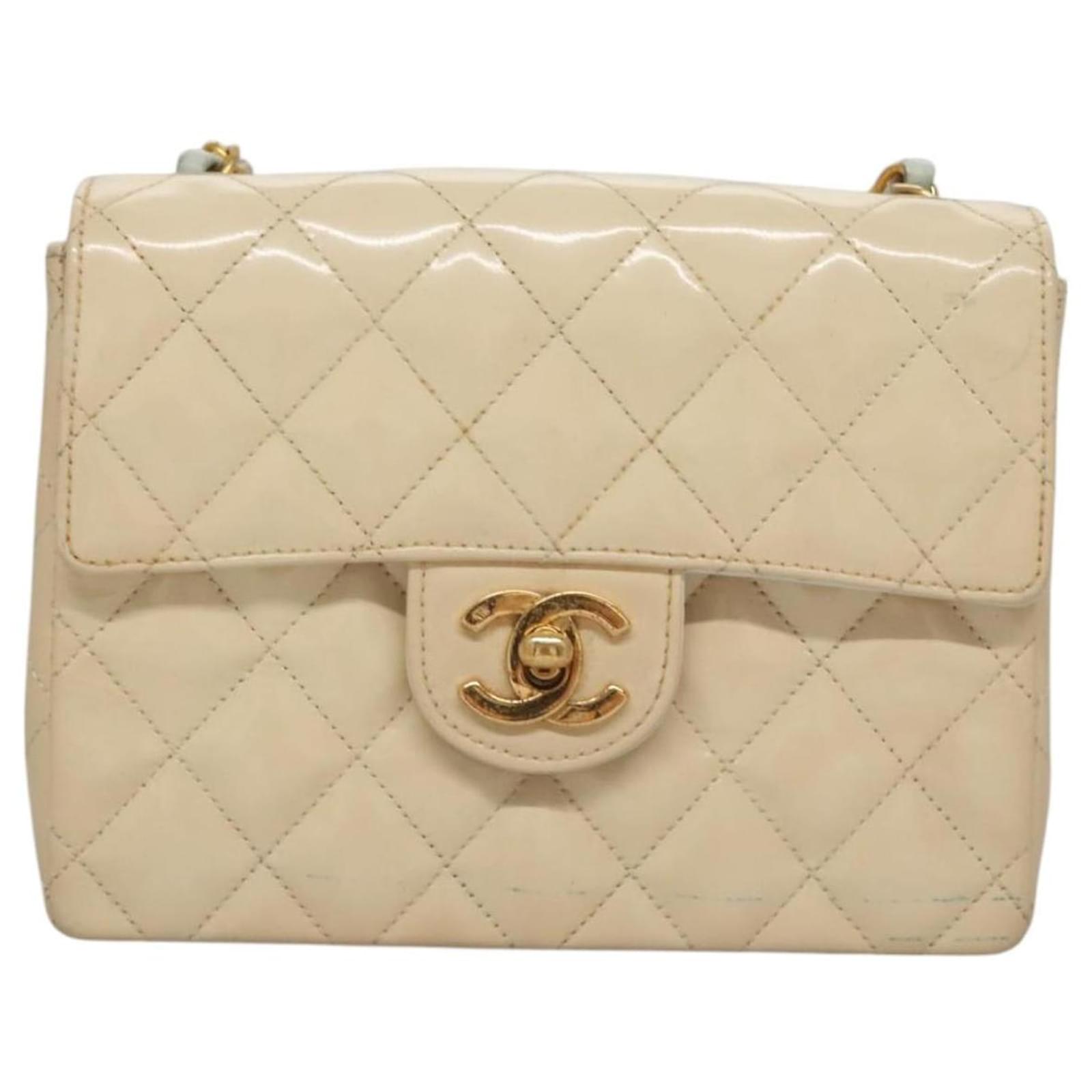 Chanel Timeless Beige Patent leather ref.2127877 - Joli Closet