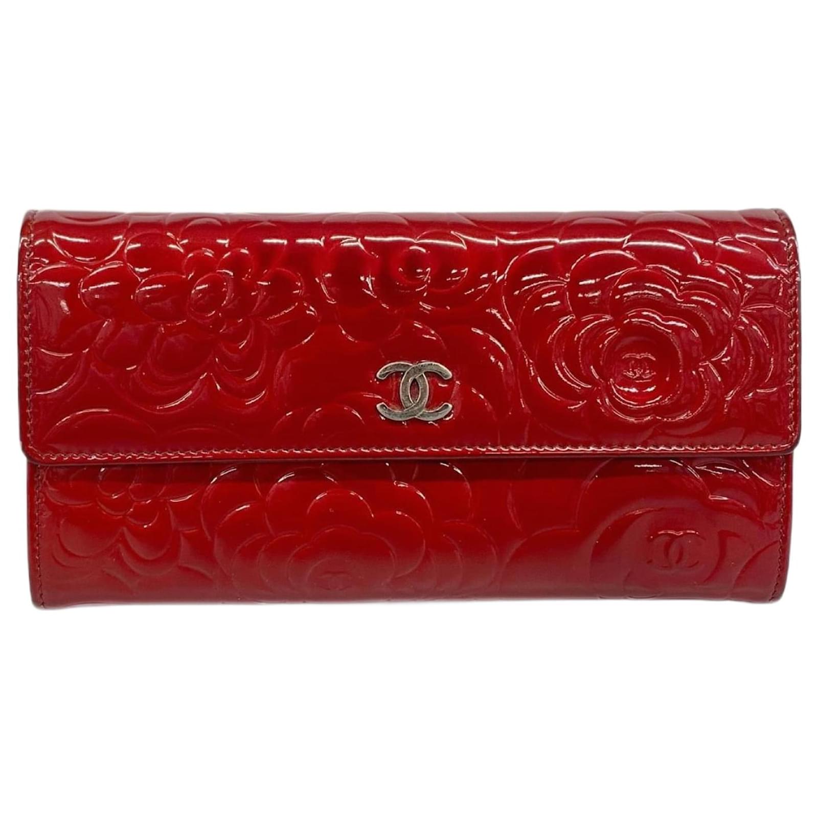 Chanel Long Wallet in Red Patent Leather ref.2128929 - Joli Closet
