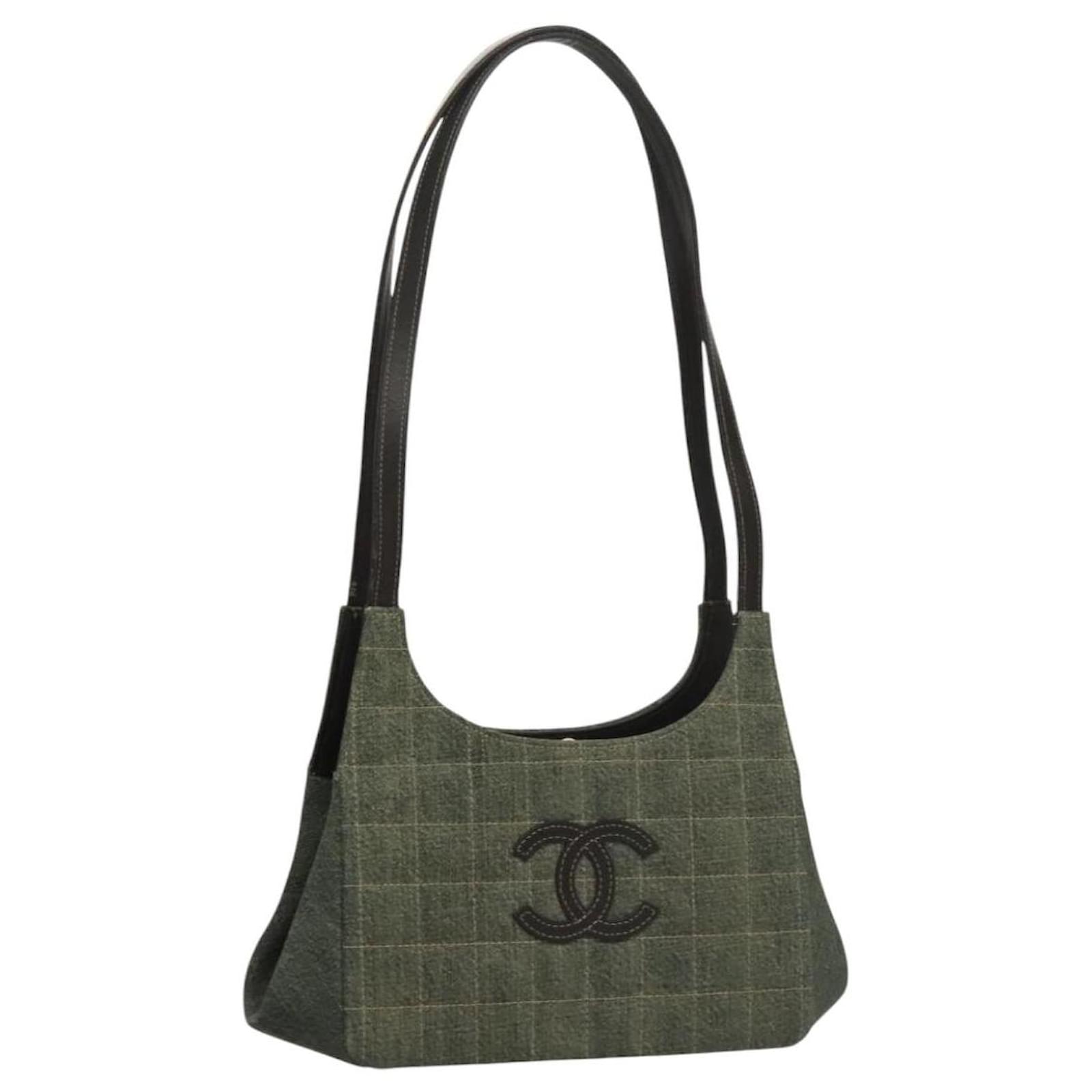 CHANEL Choco Bar Shoulder Bag Denim Blue CC Auth BA879A Cloth ref.2133810 - Joli Closet