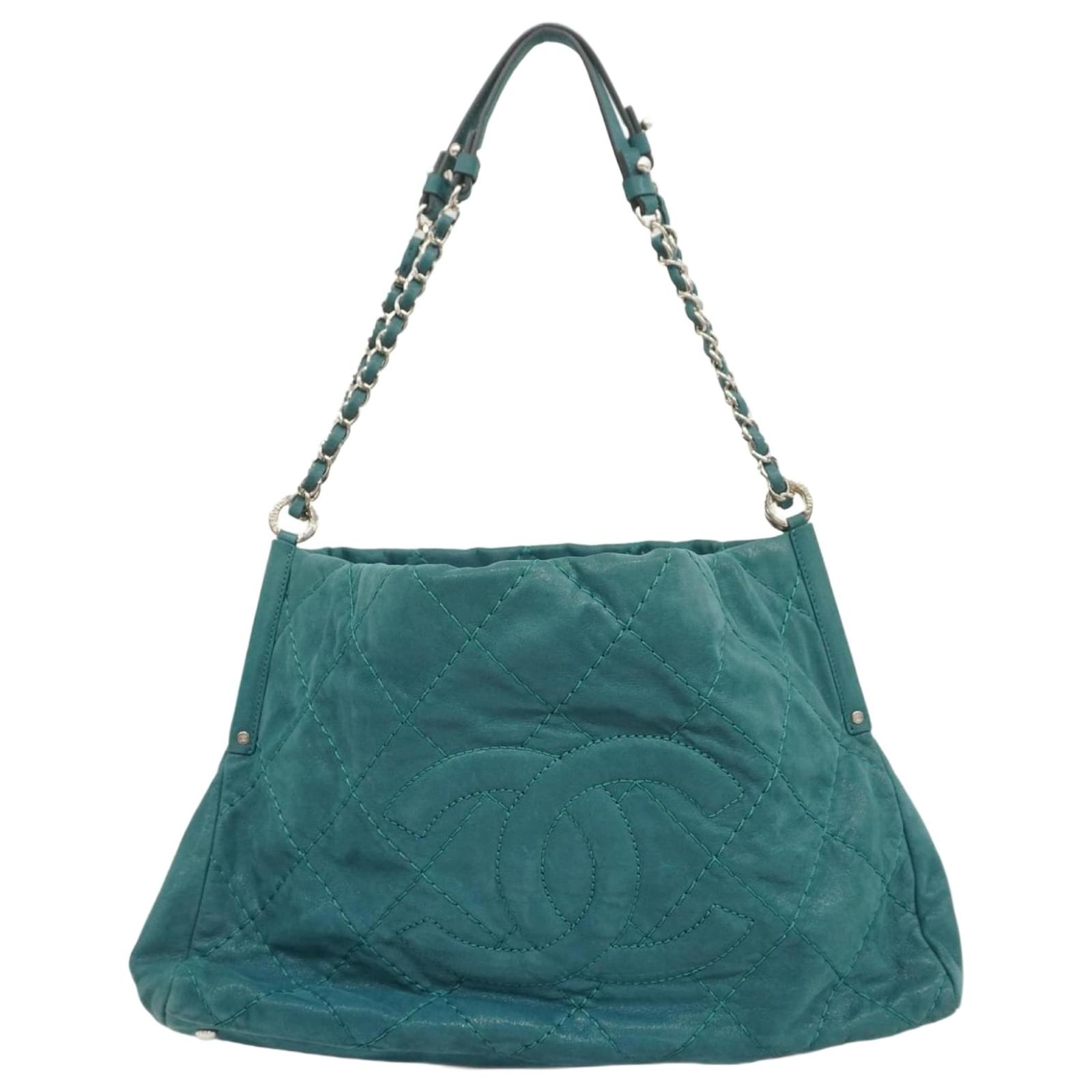 Chanel Turquoise Leather Shoulder Bag ref.2155541 - Joli Closet