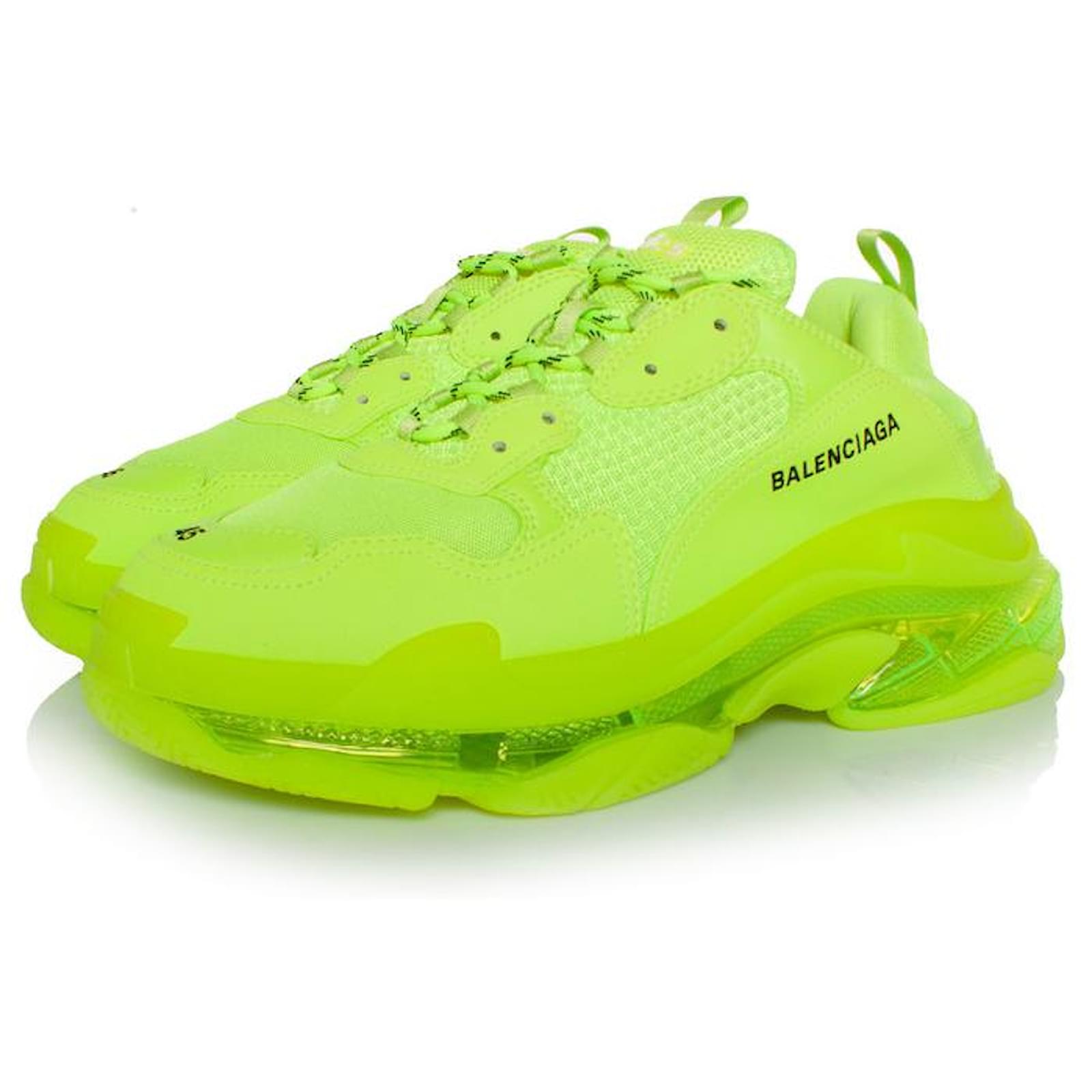 Balenciaga, Triple S in neon yellow ref.2190885 - Joli Closet