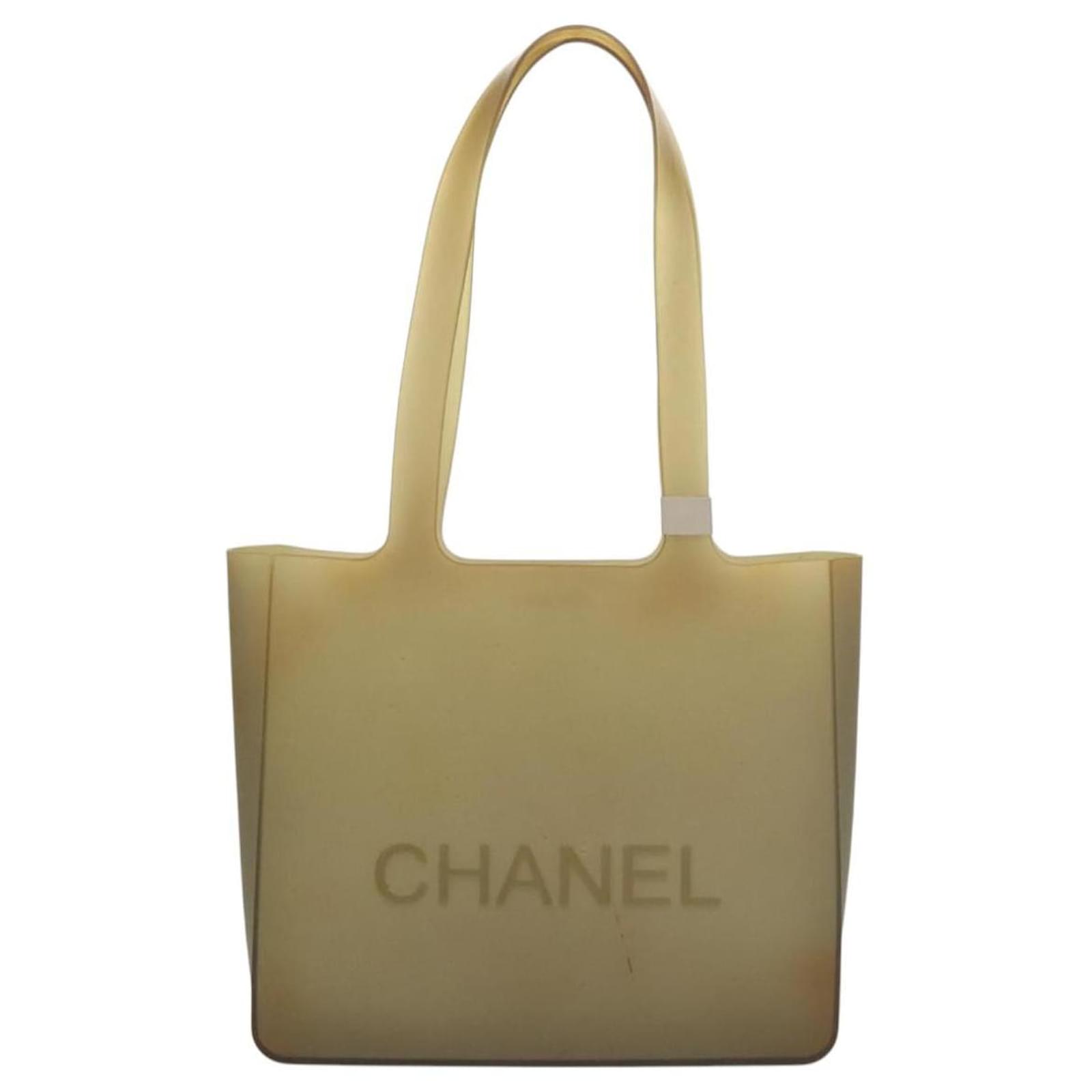 Chanel Jelly Khaki Rubber ref.2199503 - Joli Closet