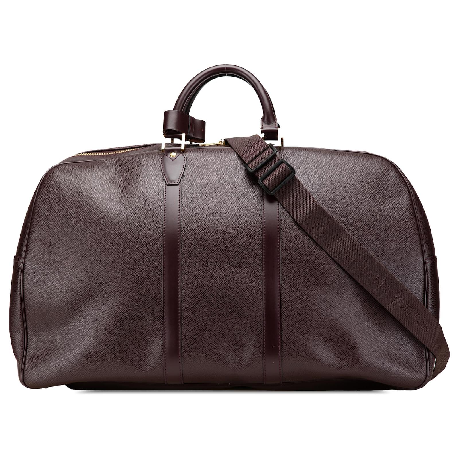 Louis Vuitton Red Taiga Kendall GM Dark red Leather ref.2207789 - Joli ...