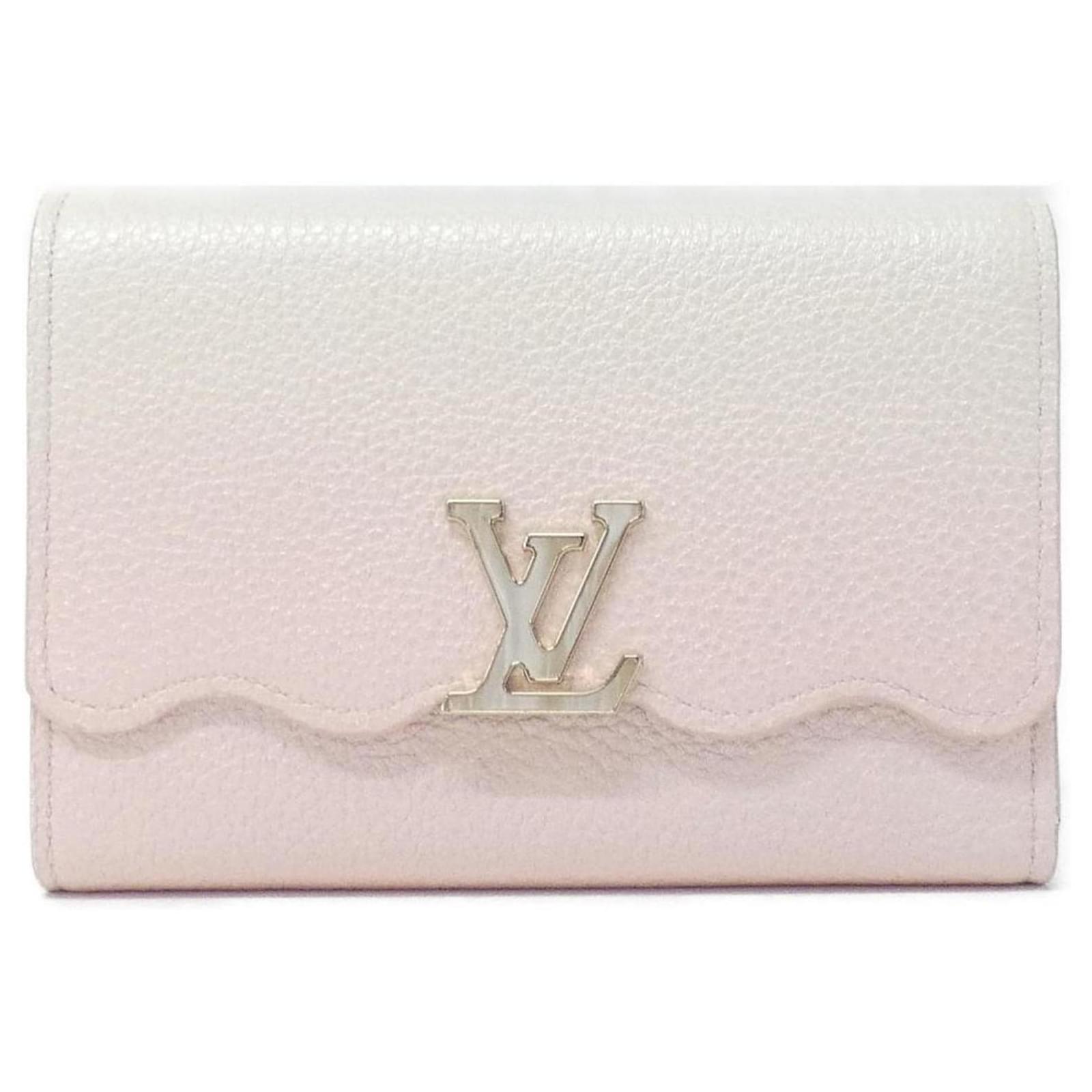 Louis Vuitton LV By the Pool Portefeuille Capucines Compact Wallet ...