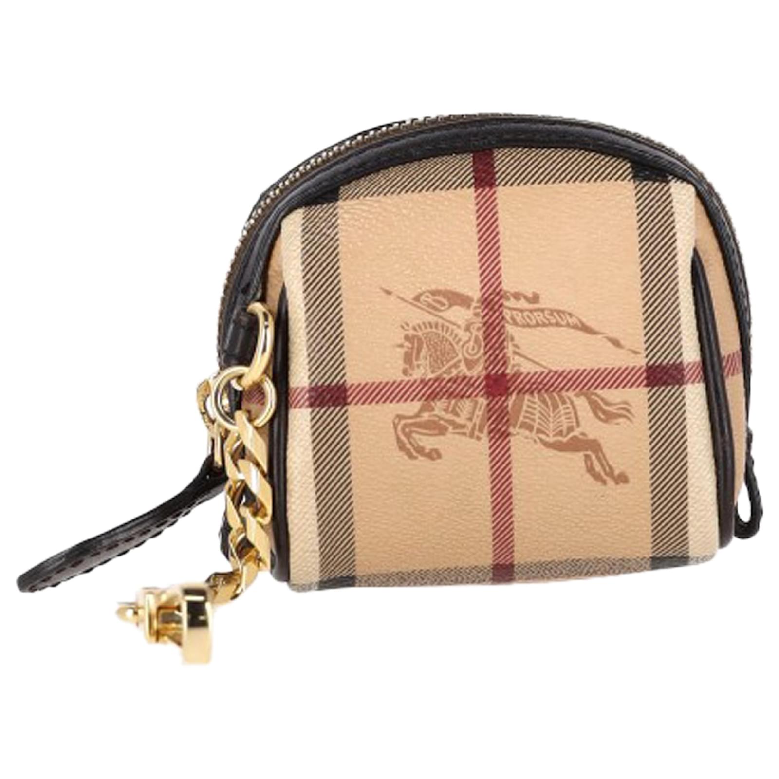 Burberry Mini Checked Zipped Coin Purse in Beige Leather ref.2235499 ...