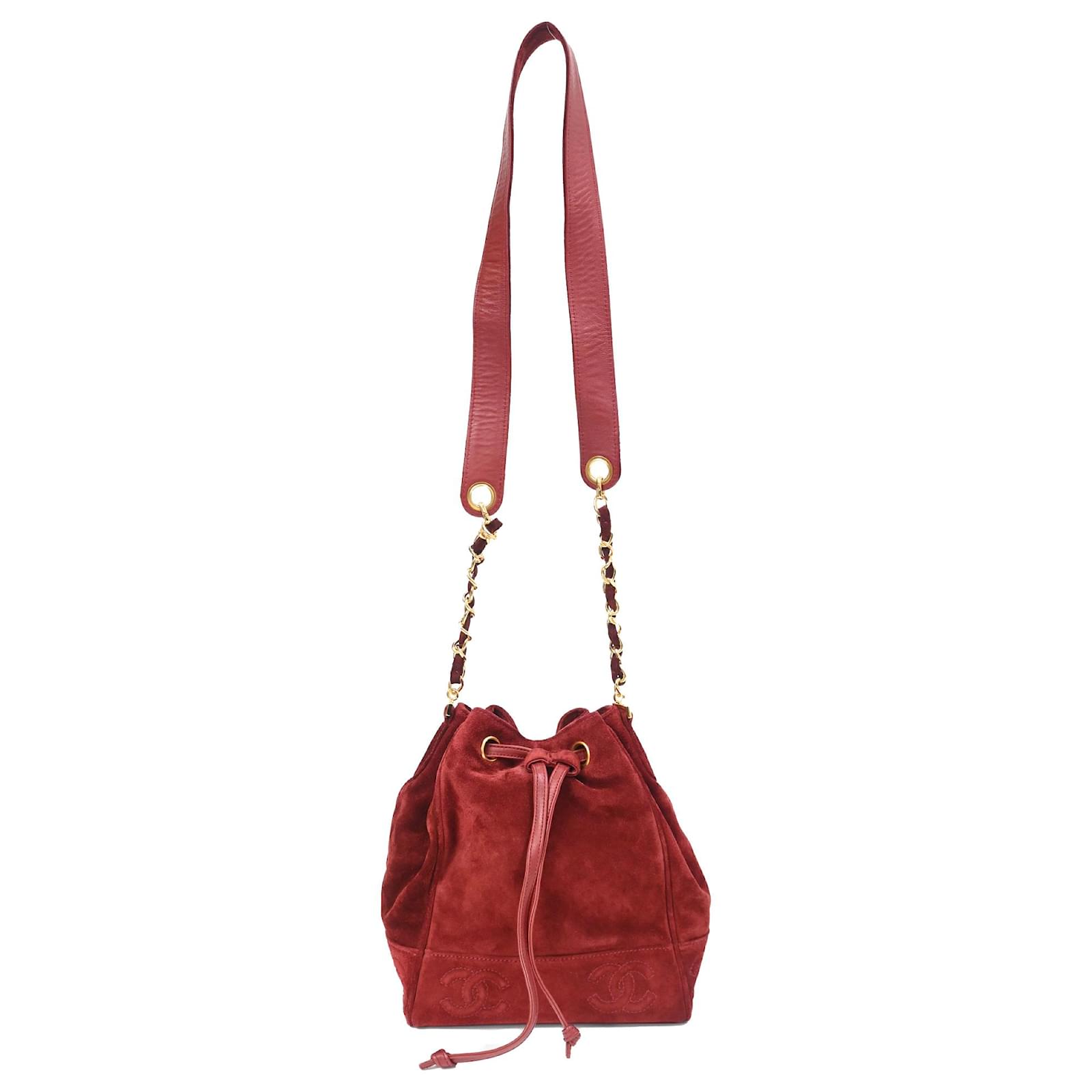 Timeless Chanel CC Bucket Bag in Red Suede ref.2239571 - Joli Closet