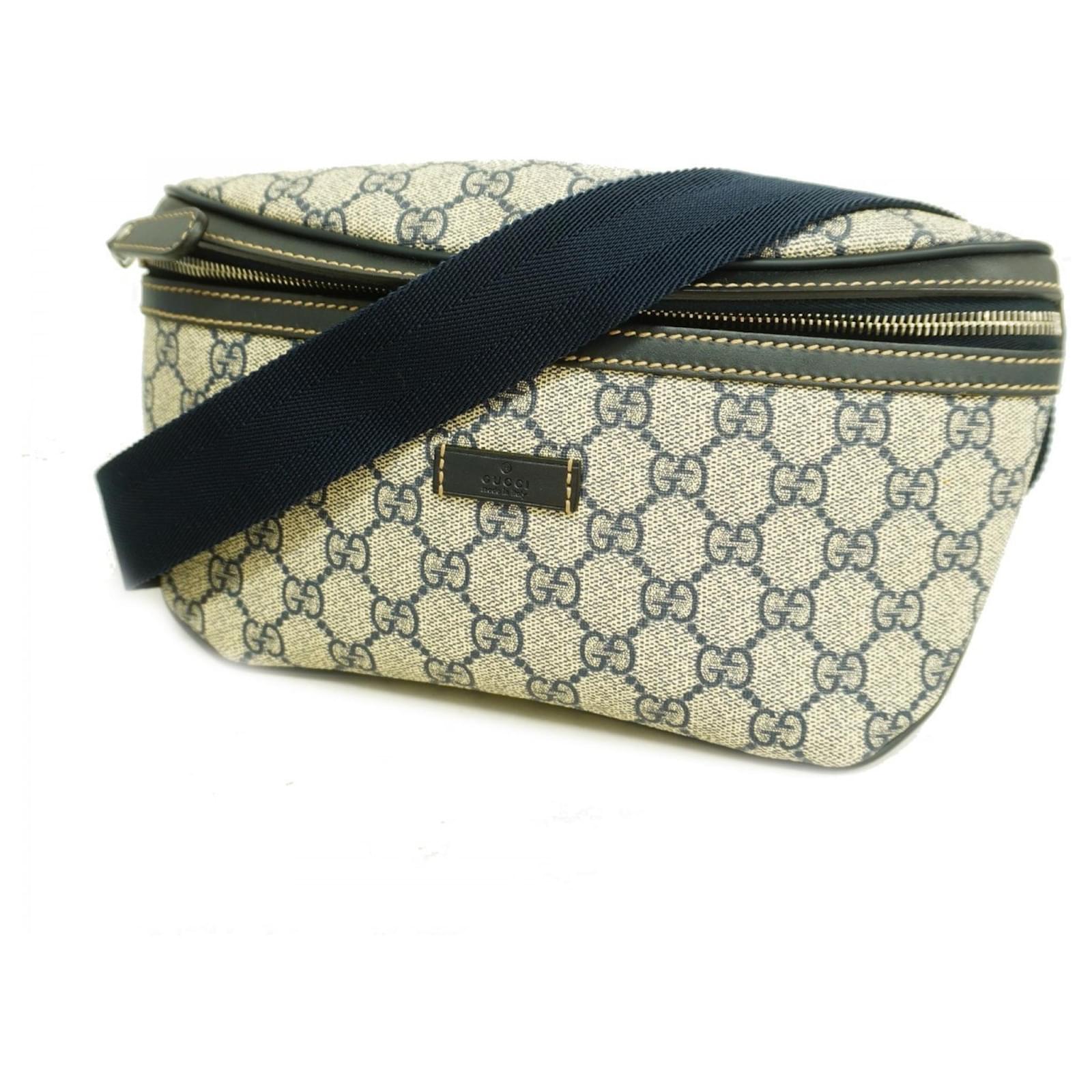 Gucci Body Bag GG Supreme in Navy Navy blue Plastic ref.2253294 - Joli ...